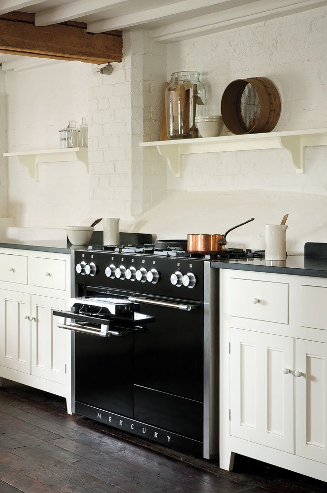 Photo 9 of 10 in The Cotes Mill Classic English Kitchen by deVOL by ...