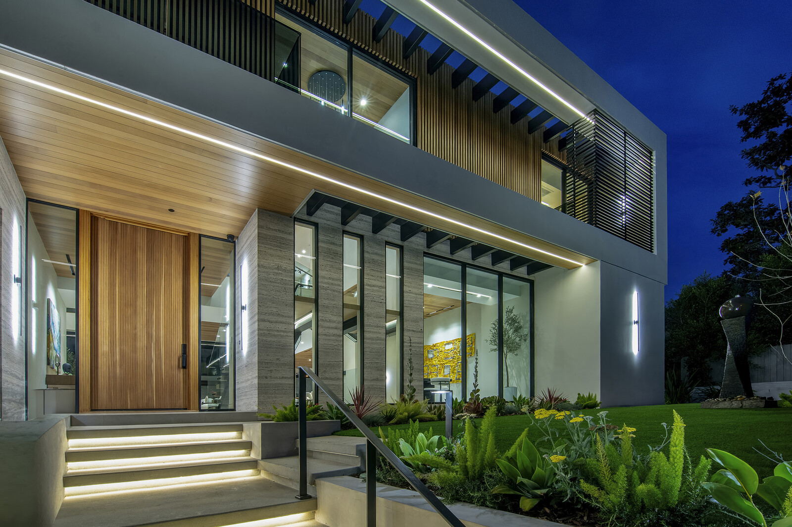 Photo 2 of 38 in Hutton Drive 2641 by Whipple Russell Architects - Dwell