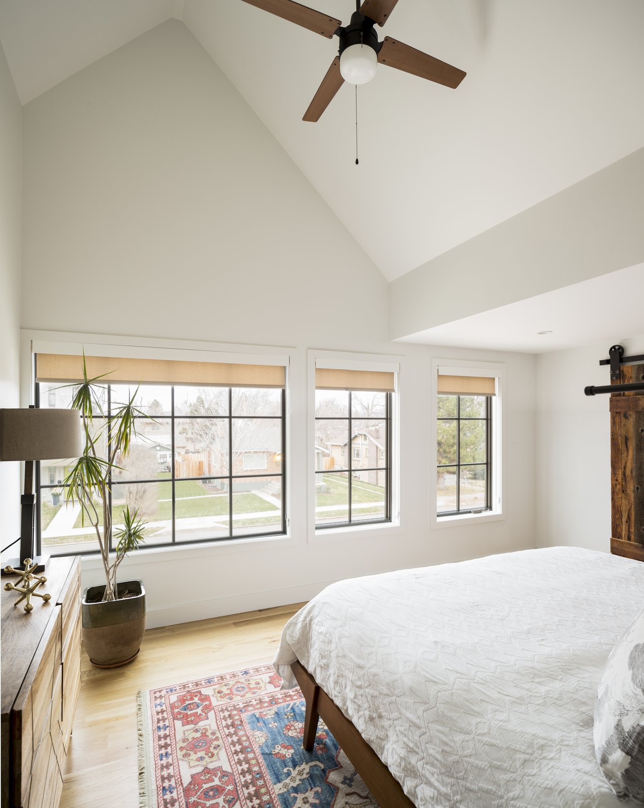 Photo 10 of 14 in Lakeview Residence by Design Platform - Dwell