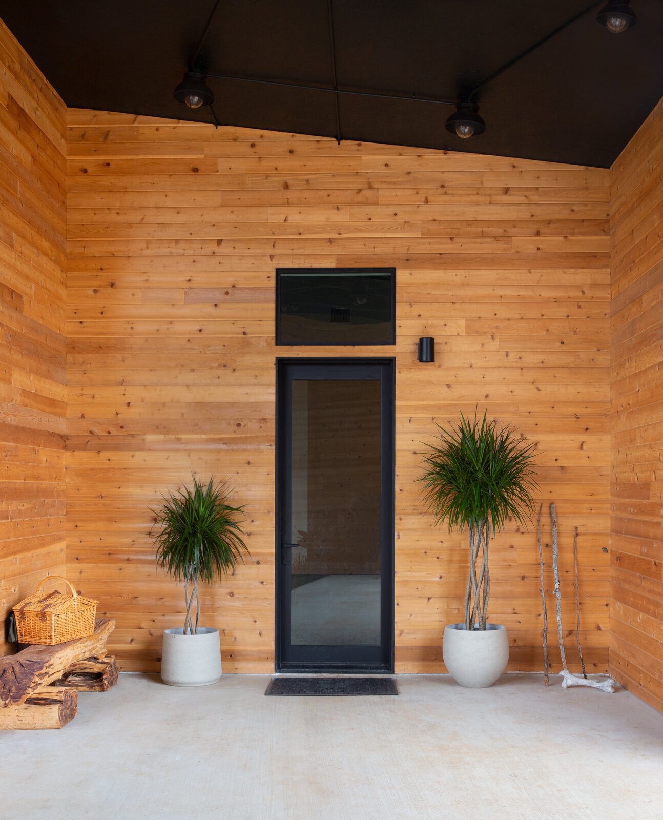 Photo 17 of 21 in Willow City Ranch by J.Fisher Interiors - Dwell