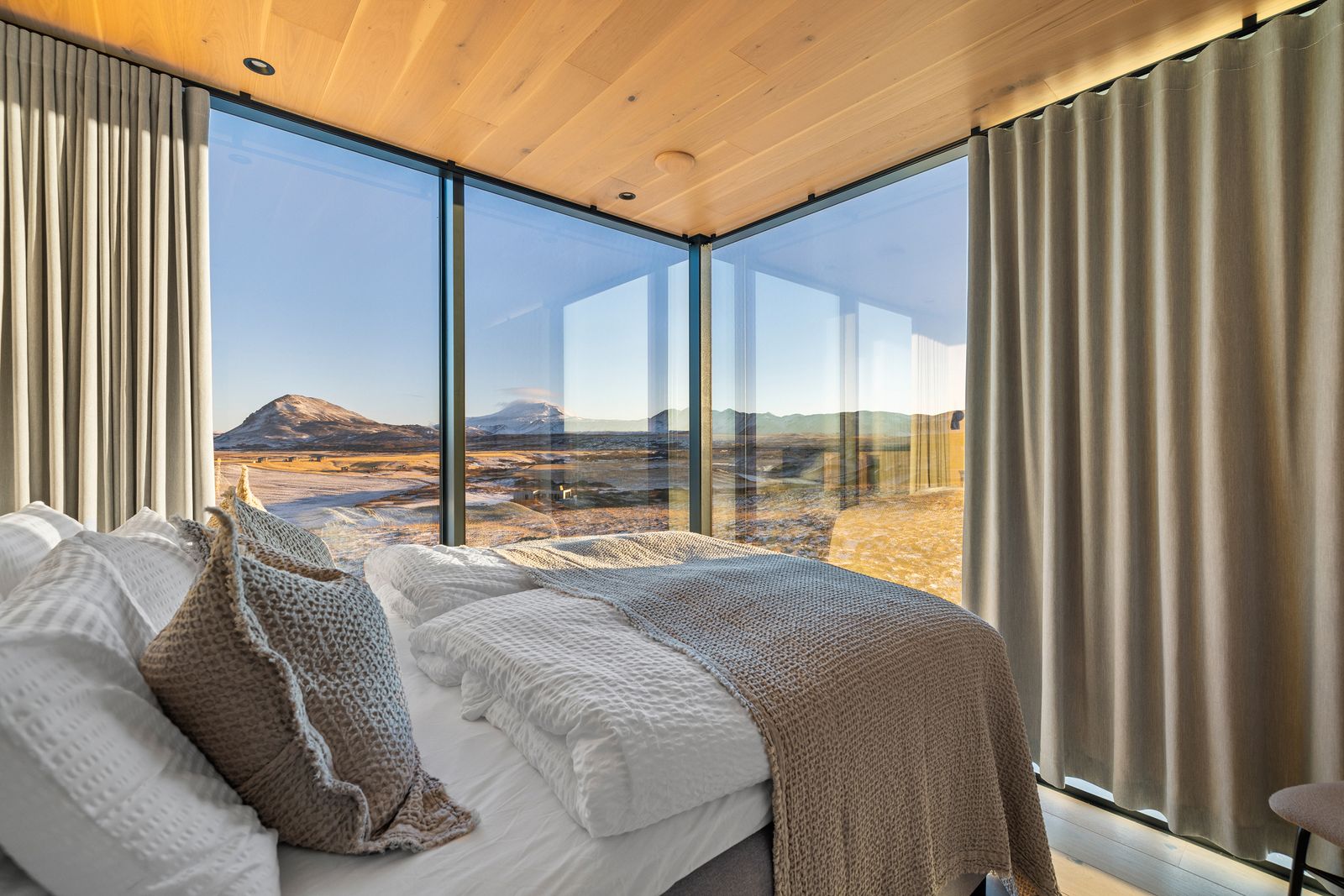 Photo 11 of 23 in ÖÖD Unveils Its Most Anticipated Mirror House Yet ...