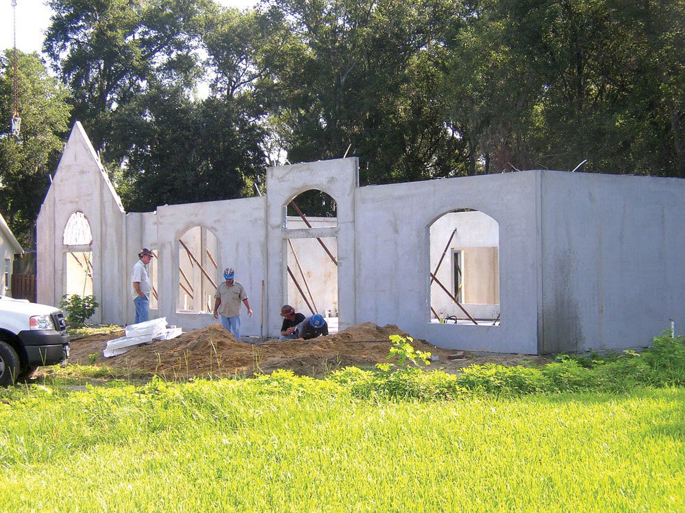 Photo 3 of 3 in 5 Strong Prefab Concrete Home Companies - Dwell