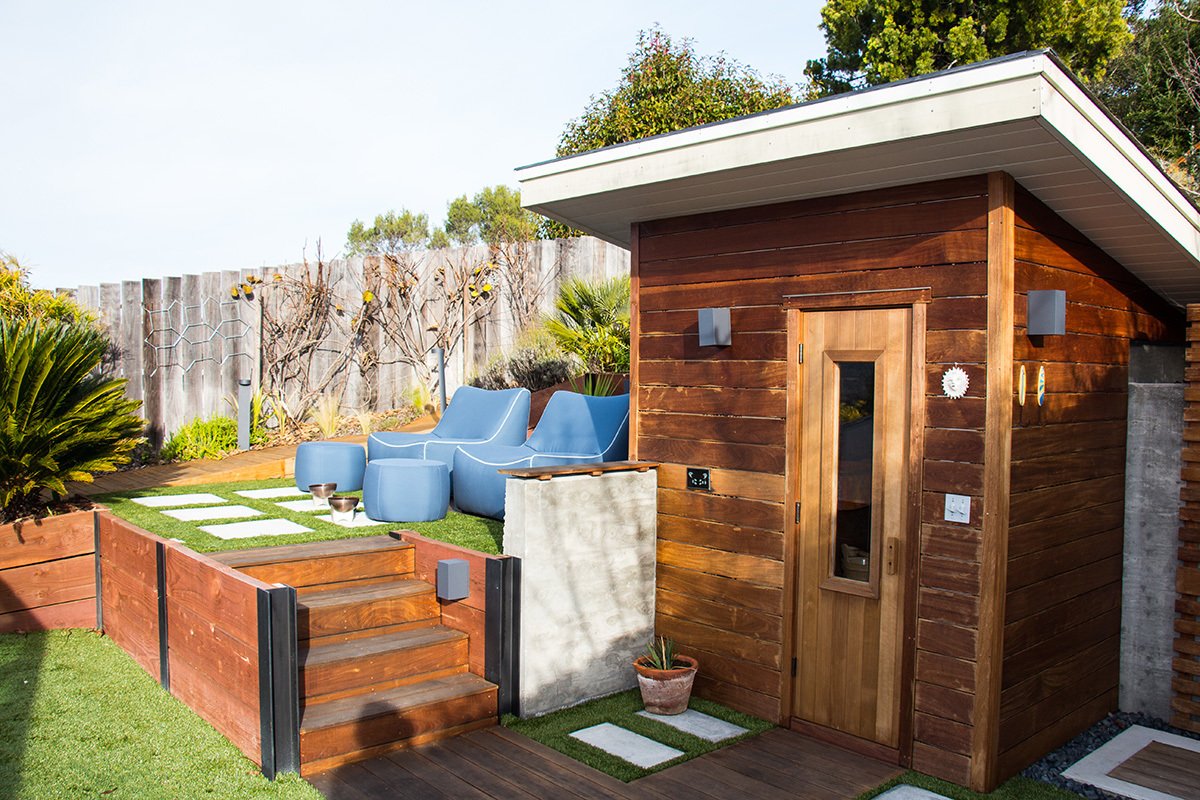 Photo 3 of 7 in Big Outdoor living in a Small Backyard by brigitte ...