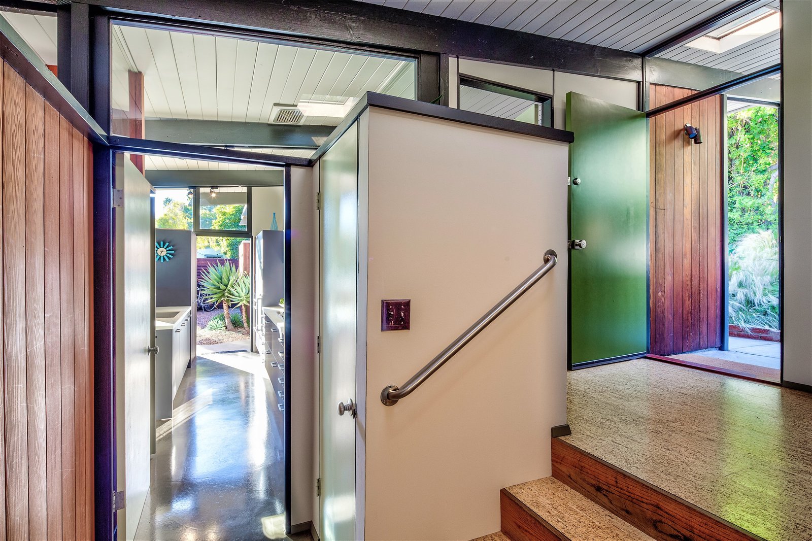 Photo 9 of 32 in A. Quincy Jones | The Richard & Helen Arens House ...