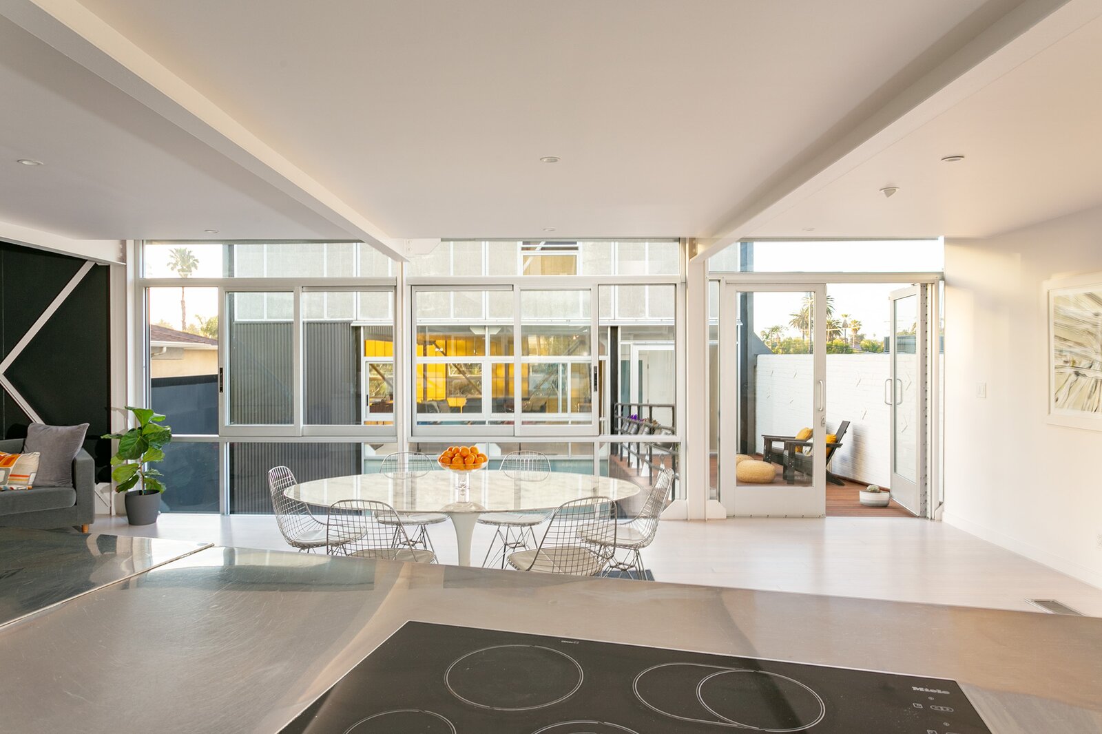 A Rare Live/Work Compound Hits the Market in Venice, California at $4 ...