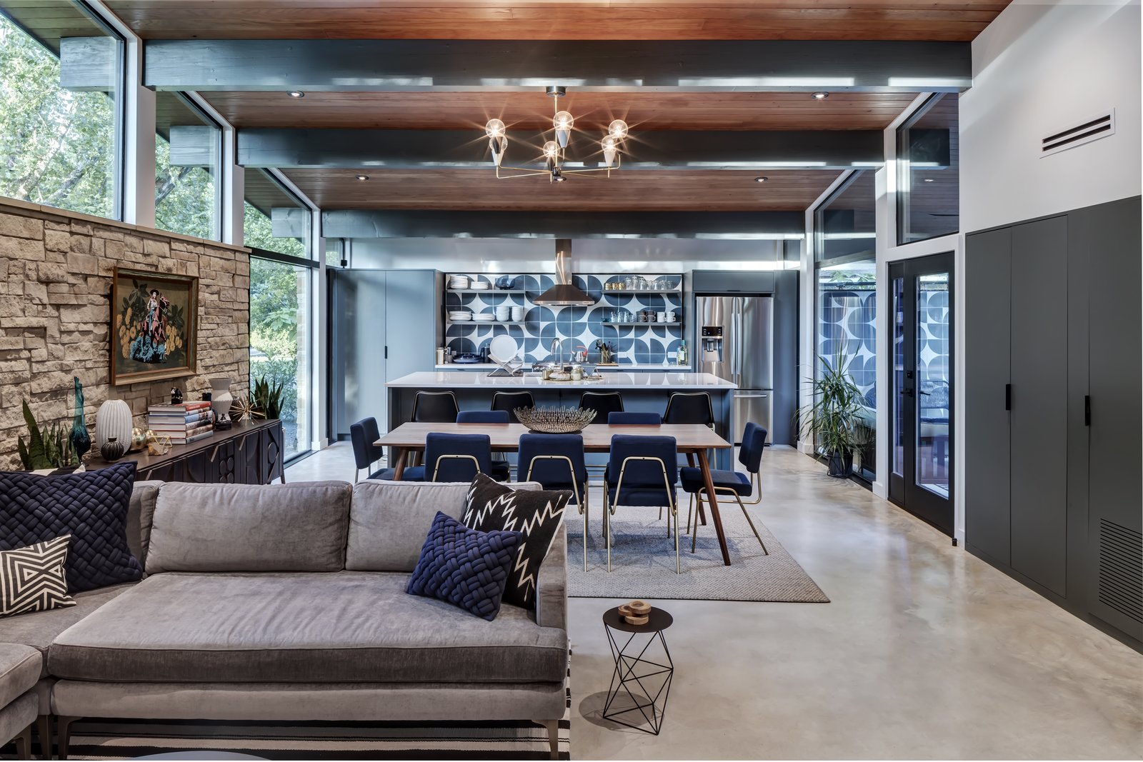 Photo 4 of 16 in Before & After: An Austin Midcentury Home Gets a Roof ...