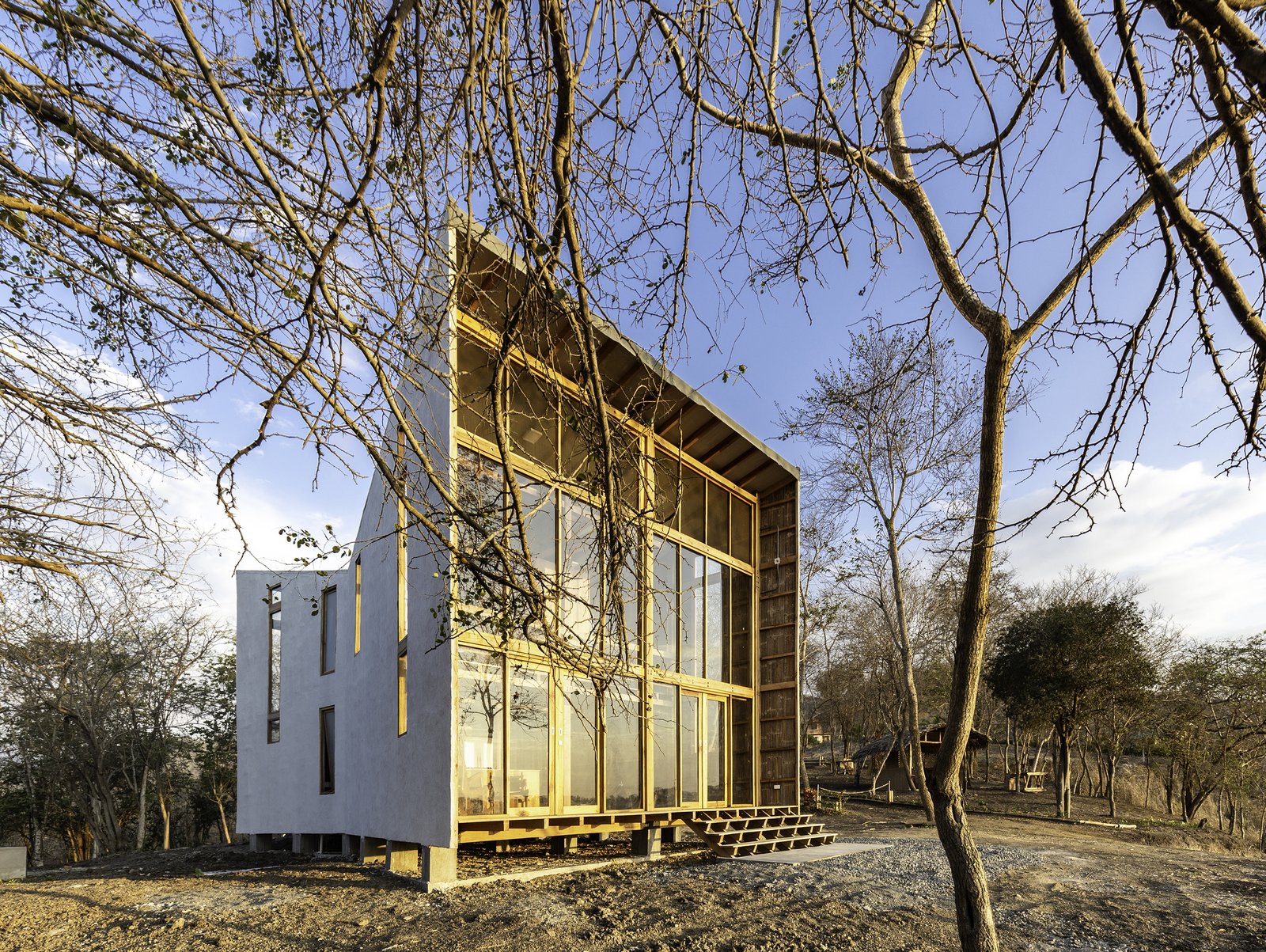 Photo 7 of 9 in A Funnel-Shaped Cabin Soaks Up Light, Sea Breezes, and ...