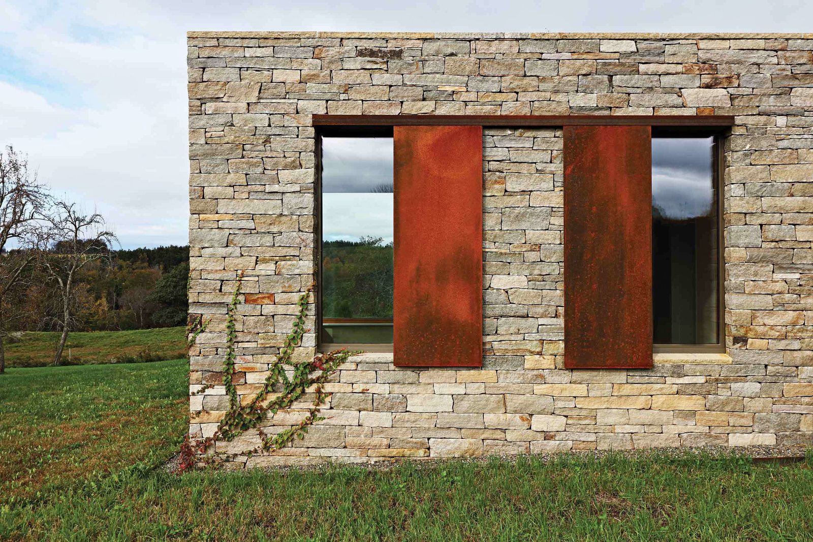 Photos from A Green Home Made of Glass, Stone, and Wood Sits Lightly Upon the Land - Dwell