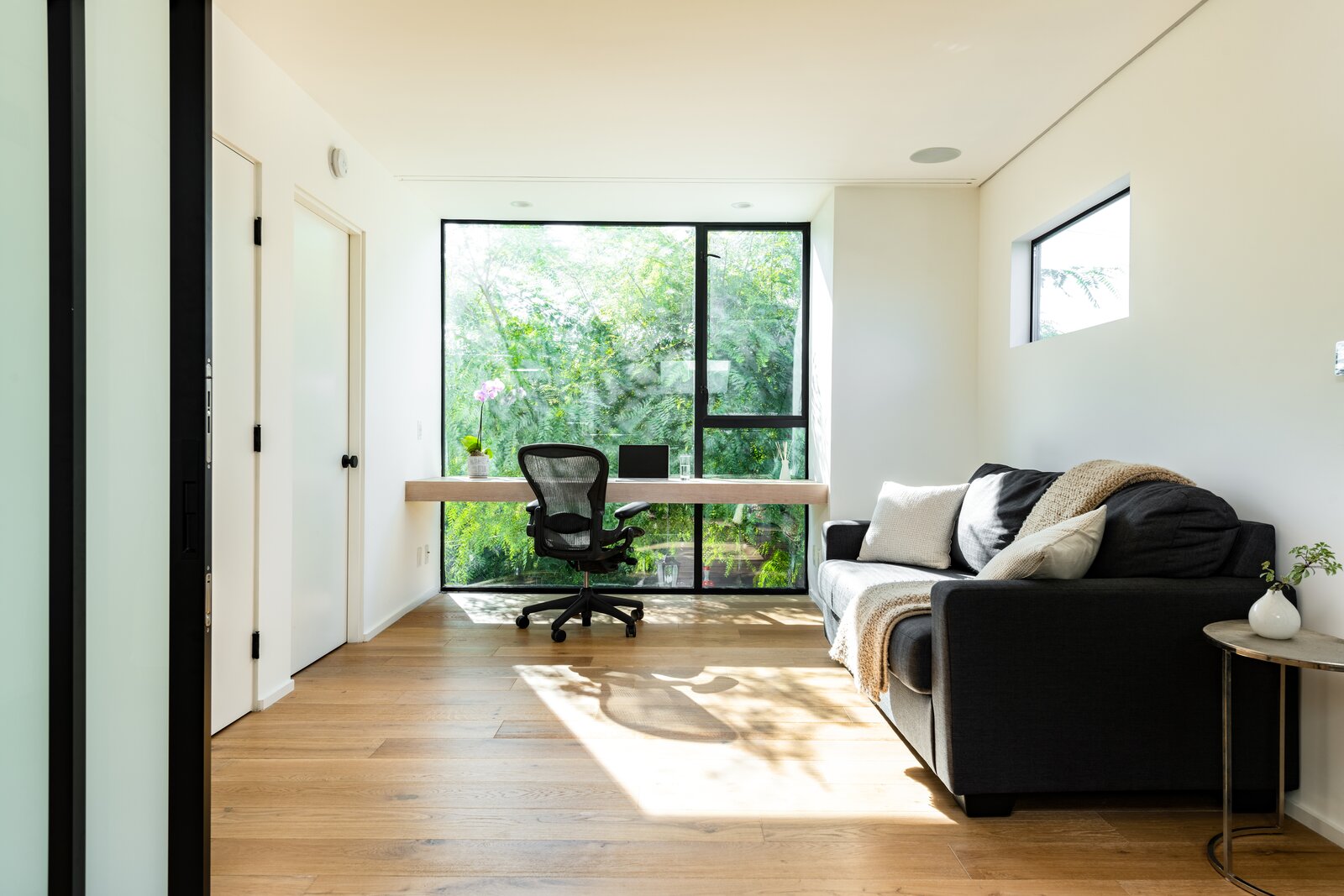 Desk (4 Photos) - Dwell