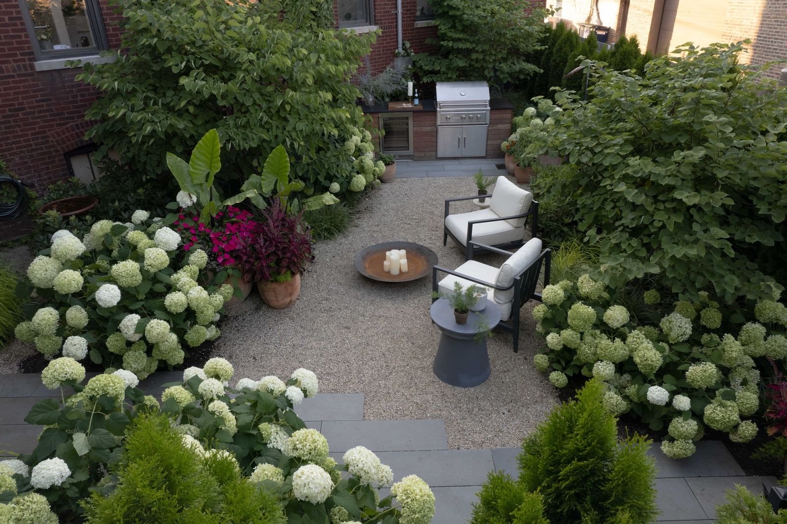 Photo 3 of 8 in How They Pulled It Off: A Triangular Parking Lot ...