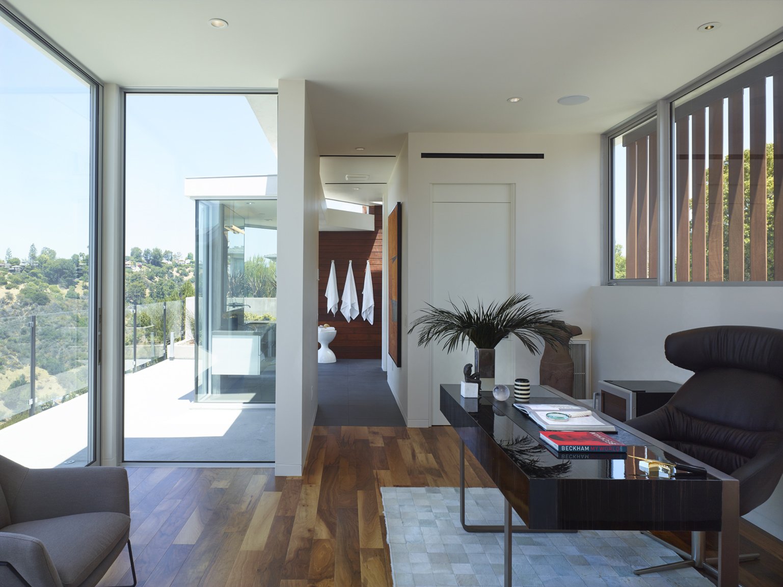 Photo 12 of 24 in Stradella Residence by JOHN LINDEN - Dwell