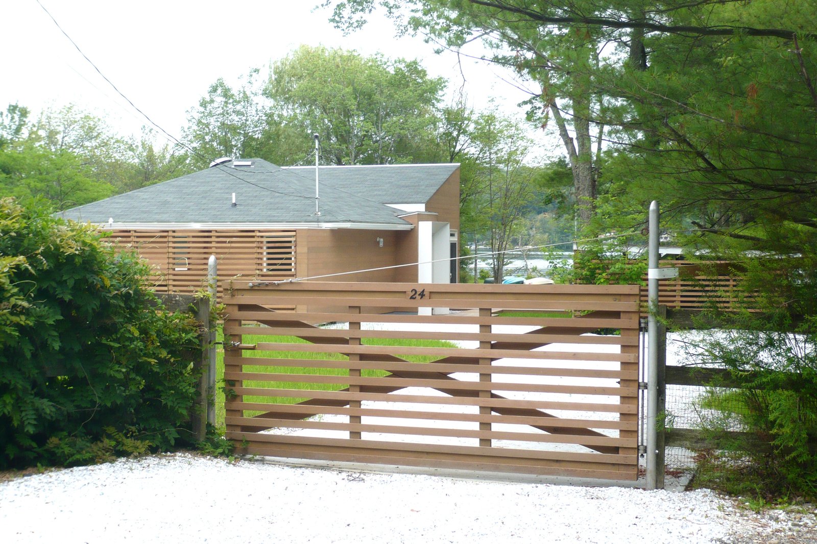 Photo 5 of 8 in Jureller Lake House by Robert Scarpa - Dwell