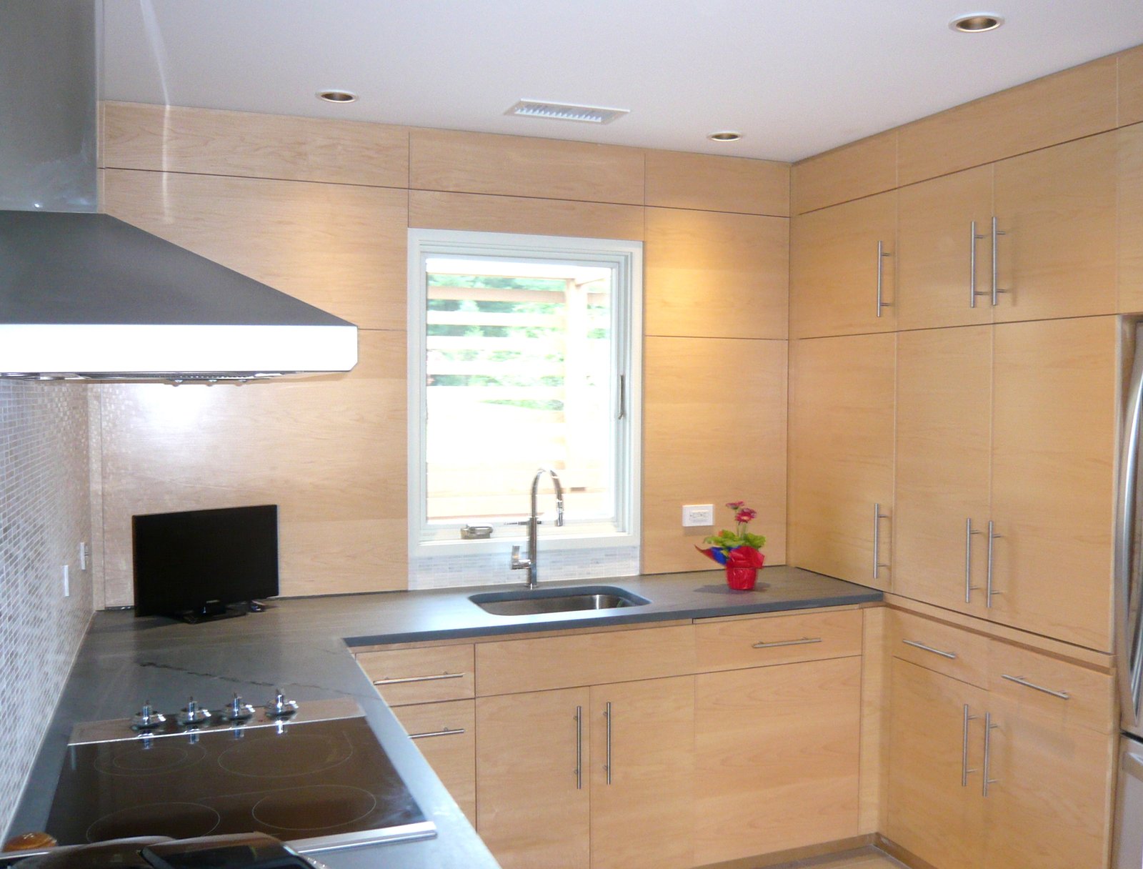 Photo 7 of 8 in Jureller Lake House by Robert Scarpa - Dwell