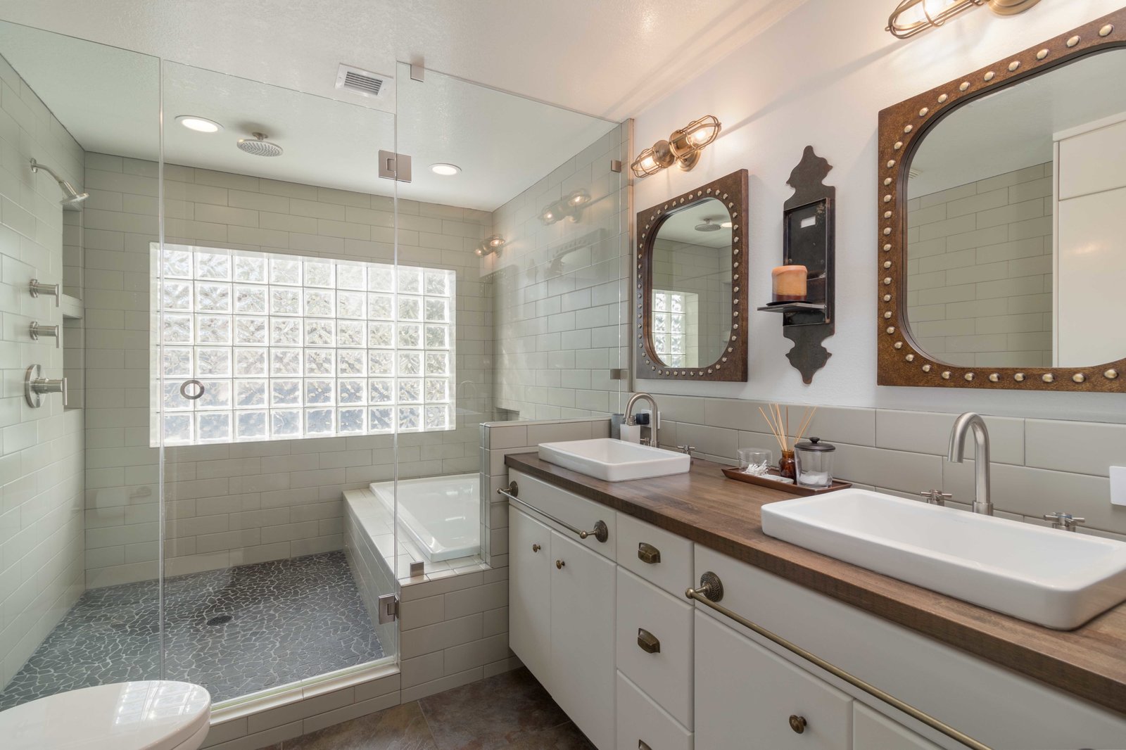 Photo 4 of 26 in Hillside Ranch Modern Redux by Ryan Puddy - Dwell