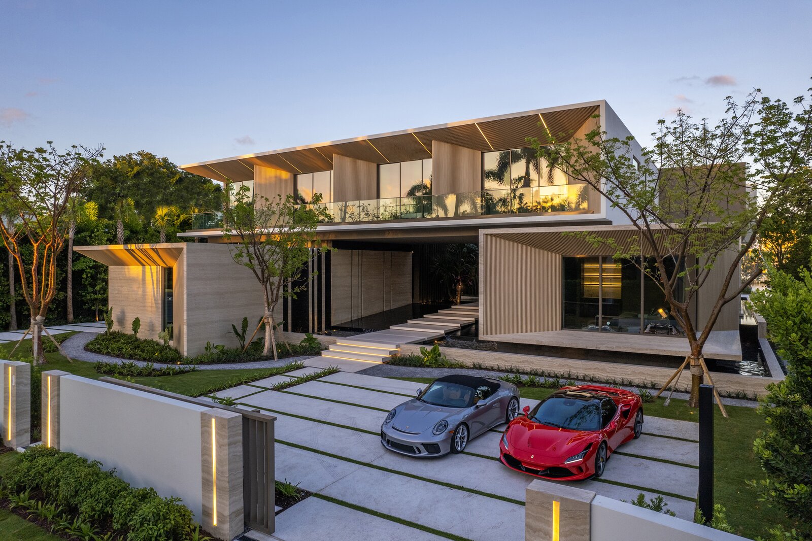 Photo 1 of 16 in La Gorce Island Residence by Choeff Levy Fischman - Dwell