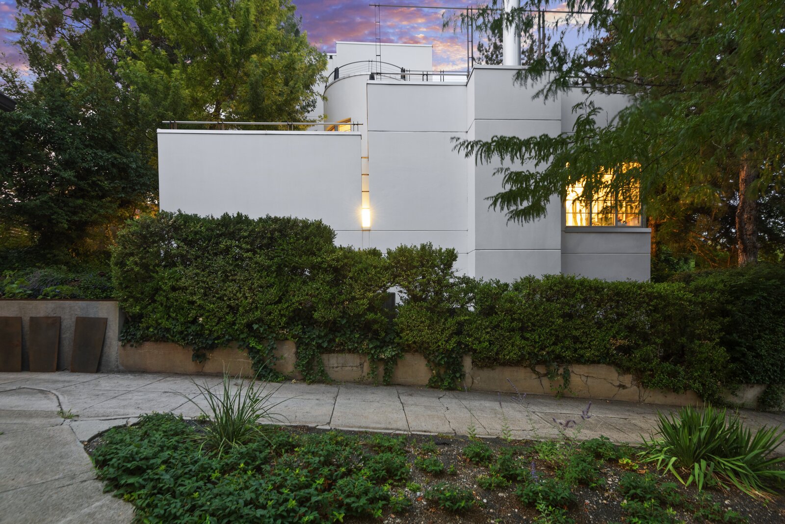 Photo 1 of 10 in The Louis Ulrich Home by Mony Ty / Summit Sotheby's ...