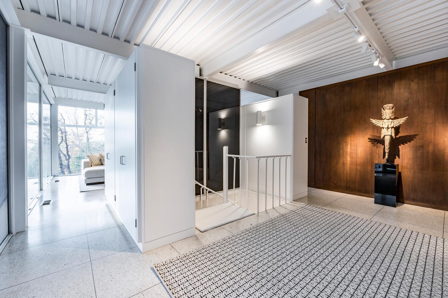 Photo 4 of 12 in A John Sugden Home by Mony Ty / Summit Sotheby's - Dwell