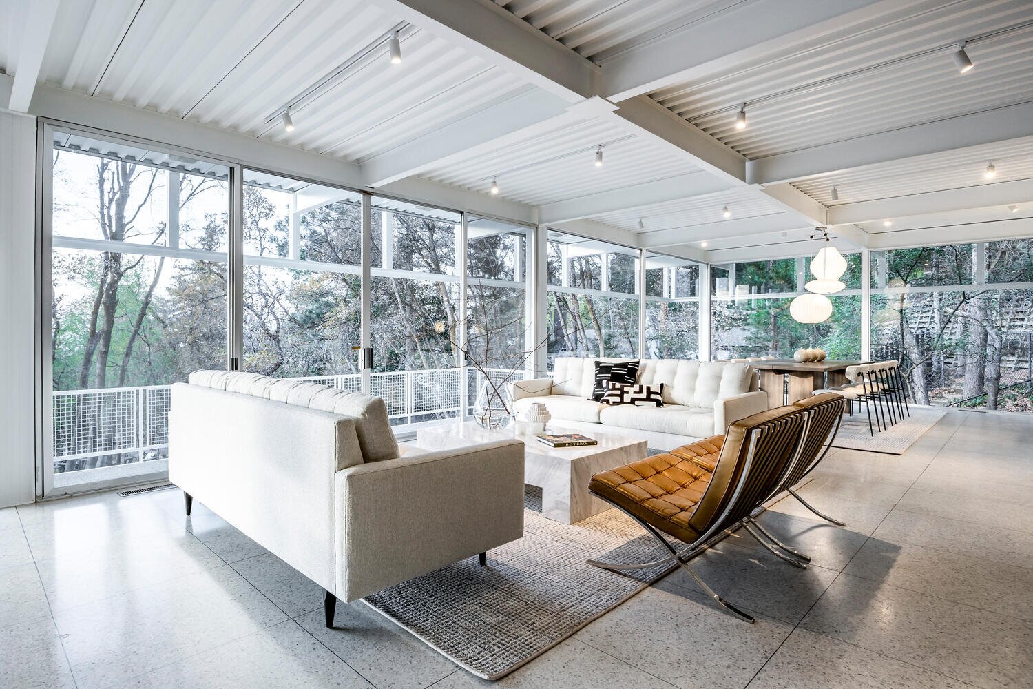 Photo 5 of 12 in A John Sugden Home by Mony Ty / Summit Sotheby's - Dwell