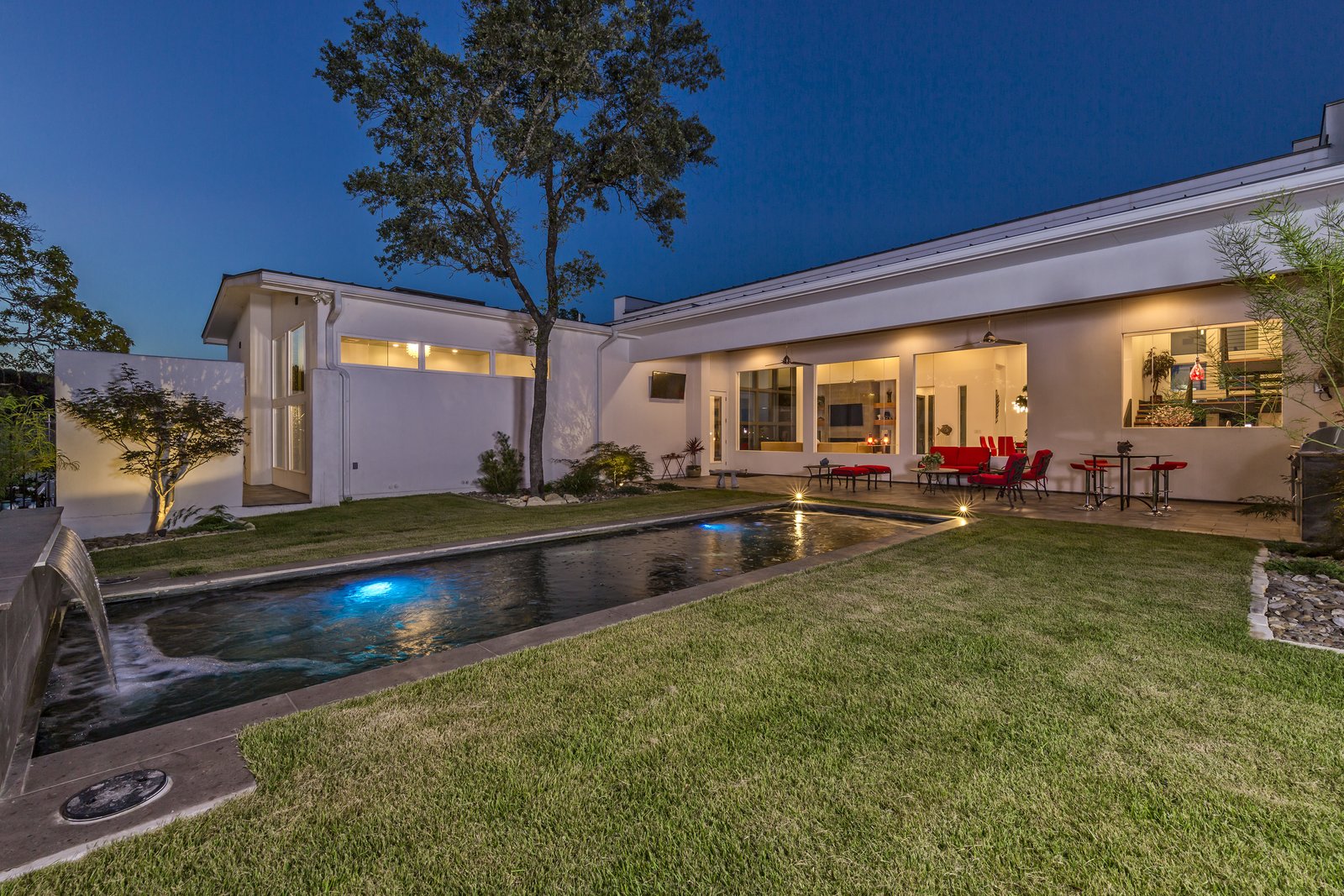 Photo 10 of 19 in WONG HOUSE by OSCAR E FLORES DESIGN STUDIO - Dwell