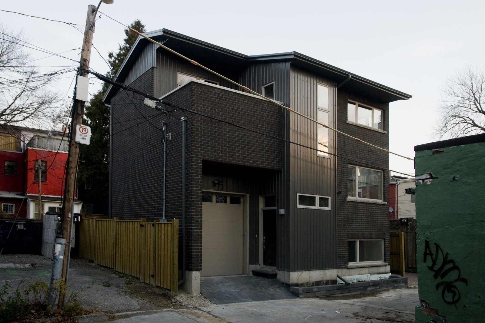 Photo 8 of 12 in Laneway Loft by Solares Architecture - Dwell