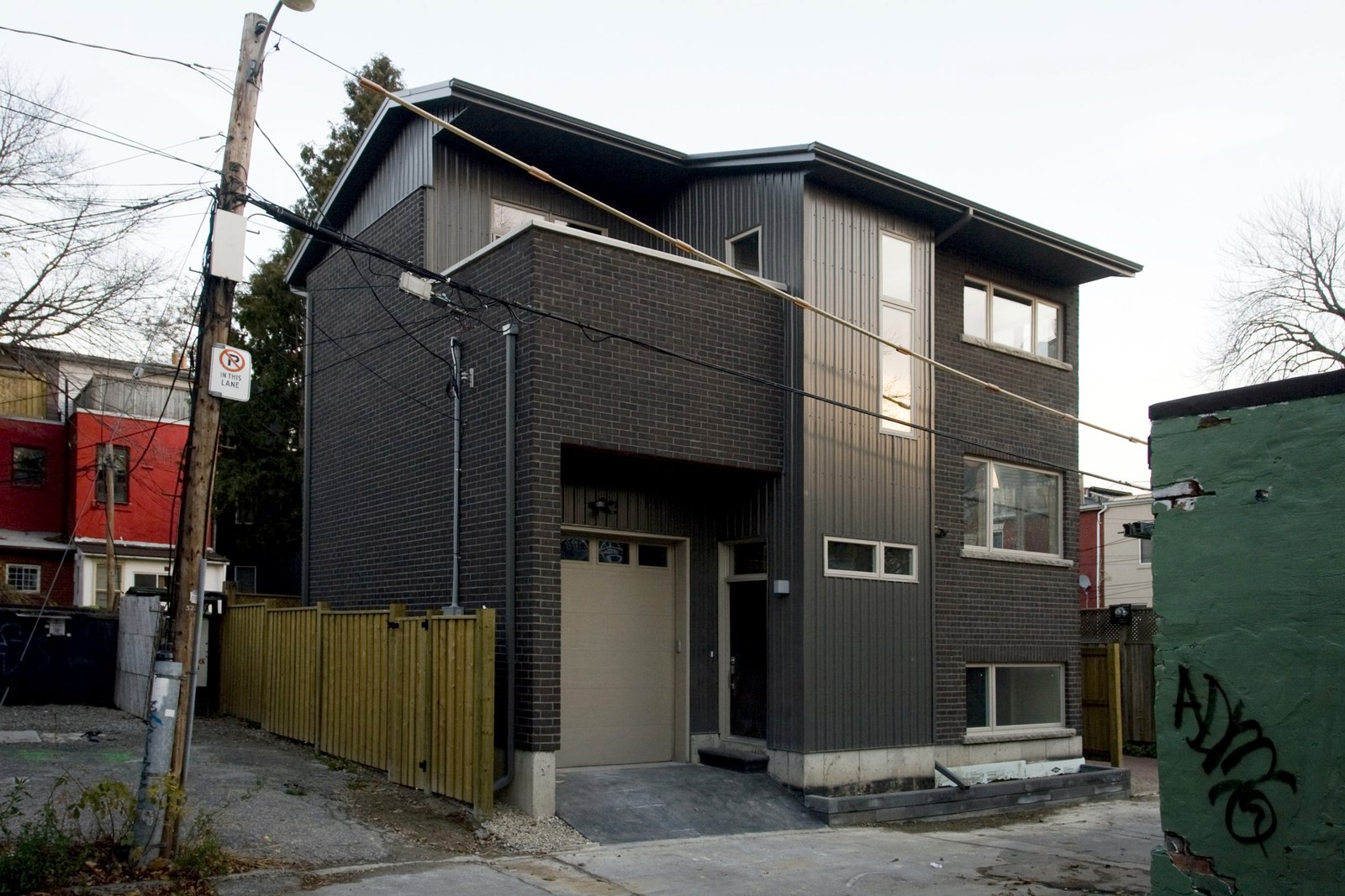Photo 11 of 12 in Laneway Loft by Solares Architecture - Dwell