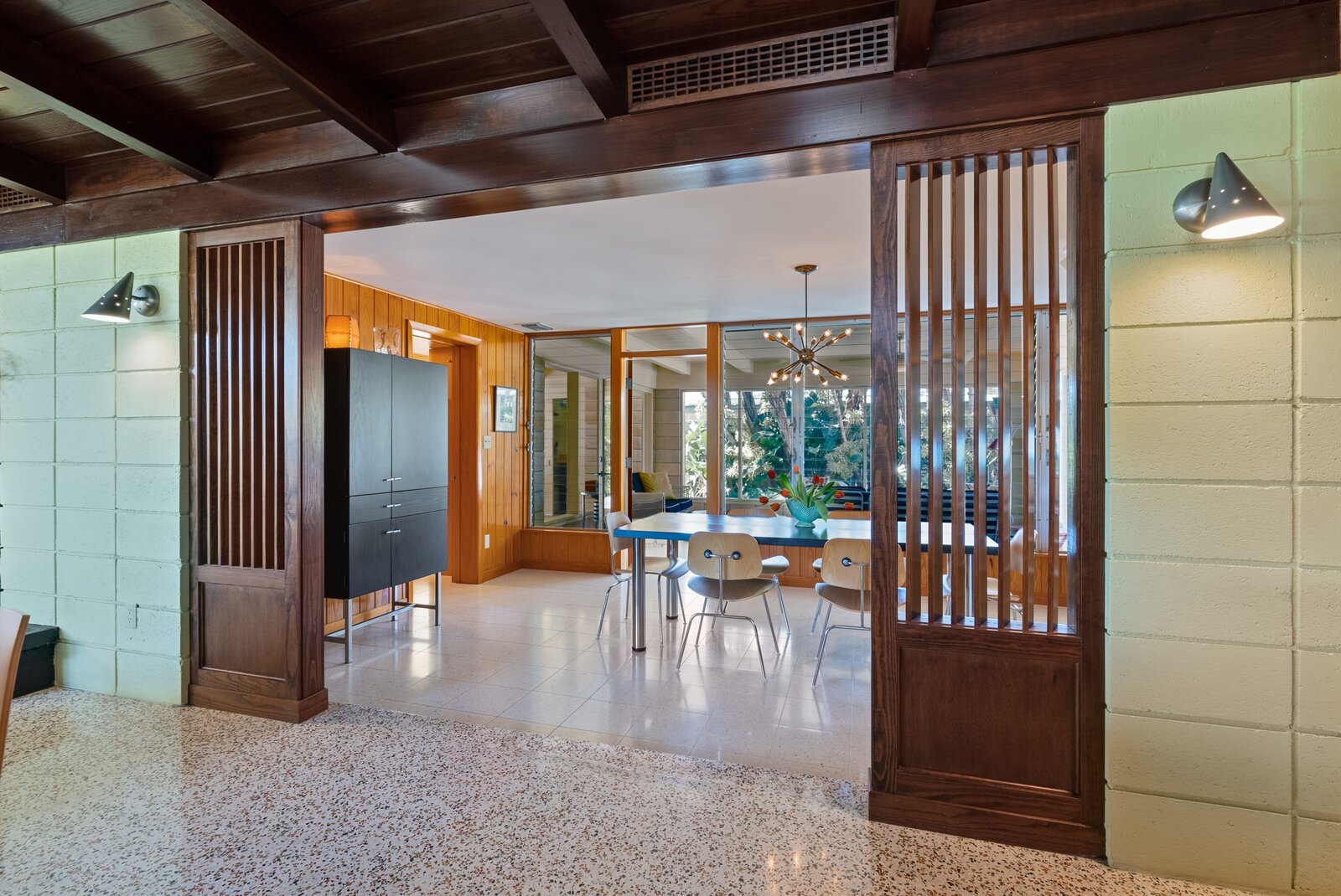 Photo 5 of 9 in Island Mid-century Restoration for Sale by Martie ...