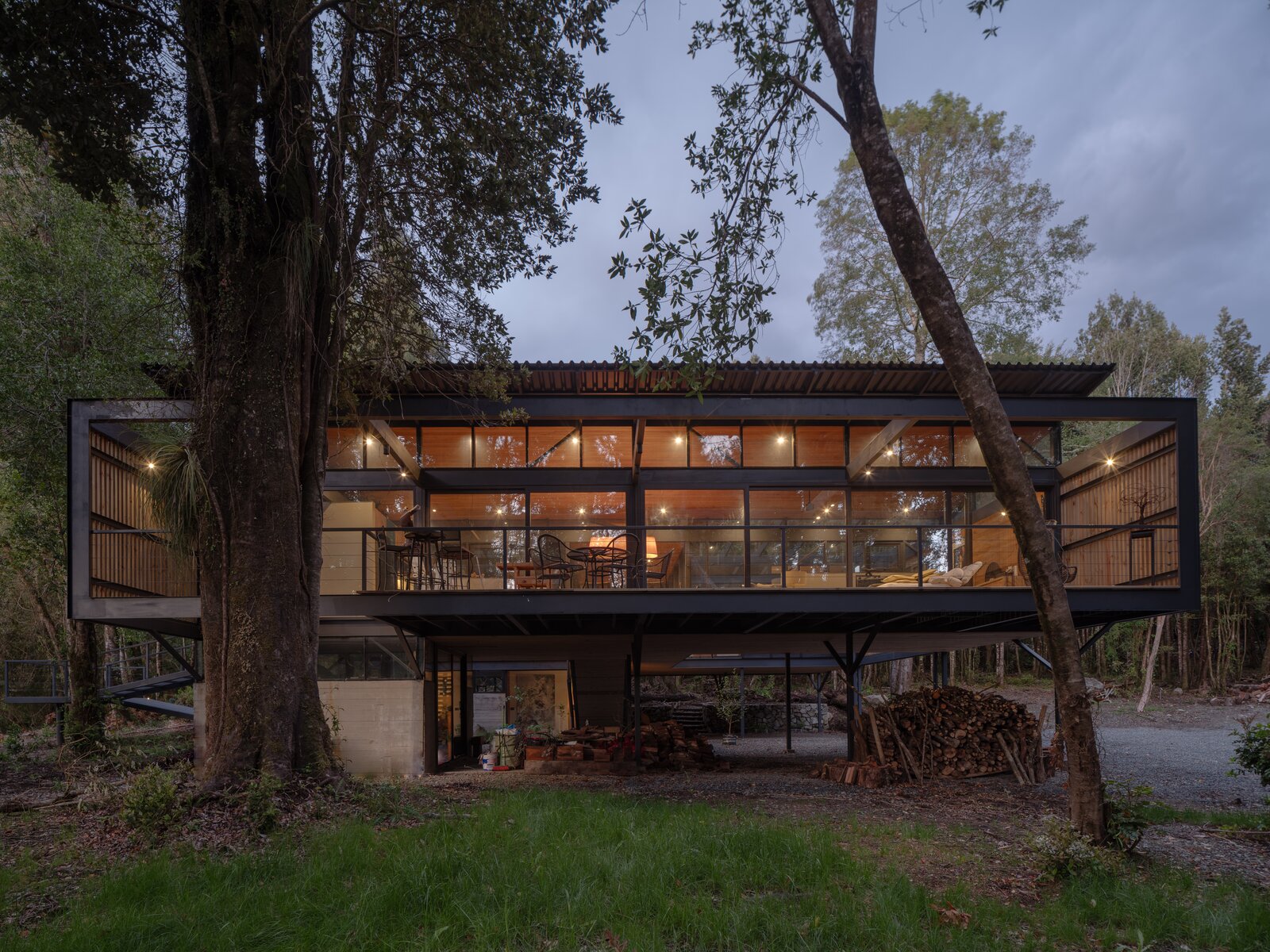 Photo 6 of 10 in This Forest Home in Chile Is Elevated to Float Among ...