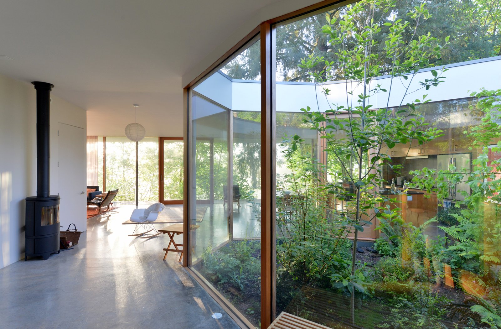 Photo 18 of 21 in The Courtyard House by NO ARCHITECTURE - Dwell