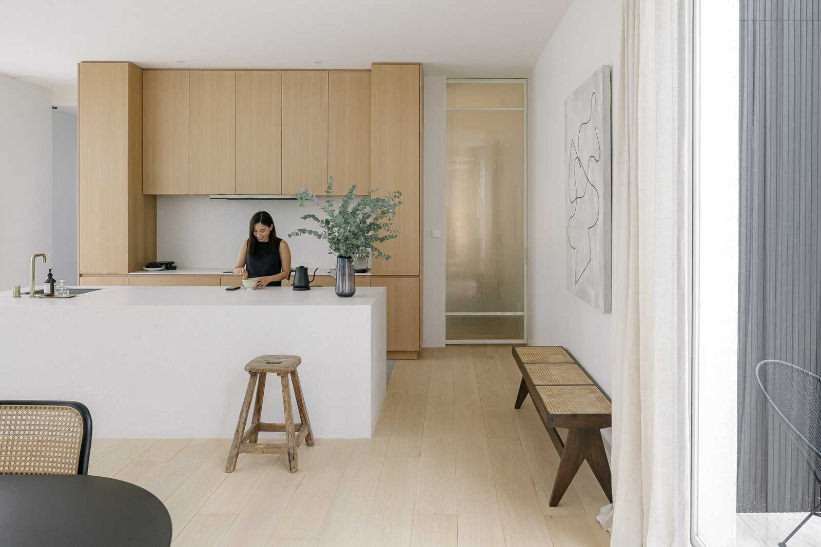 Photo 6 of 24 in Pillar house by Anonym - Dwell