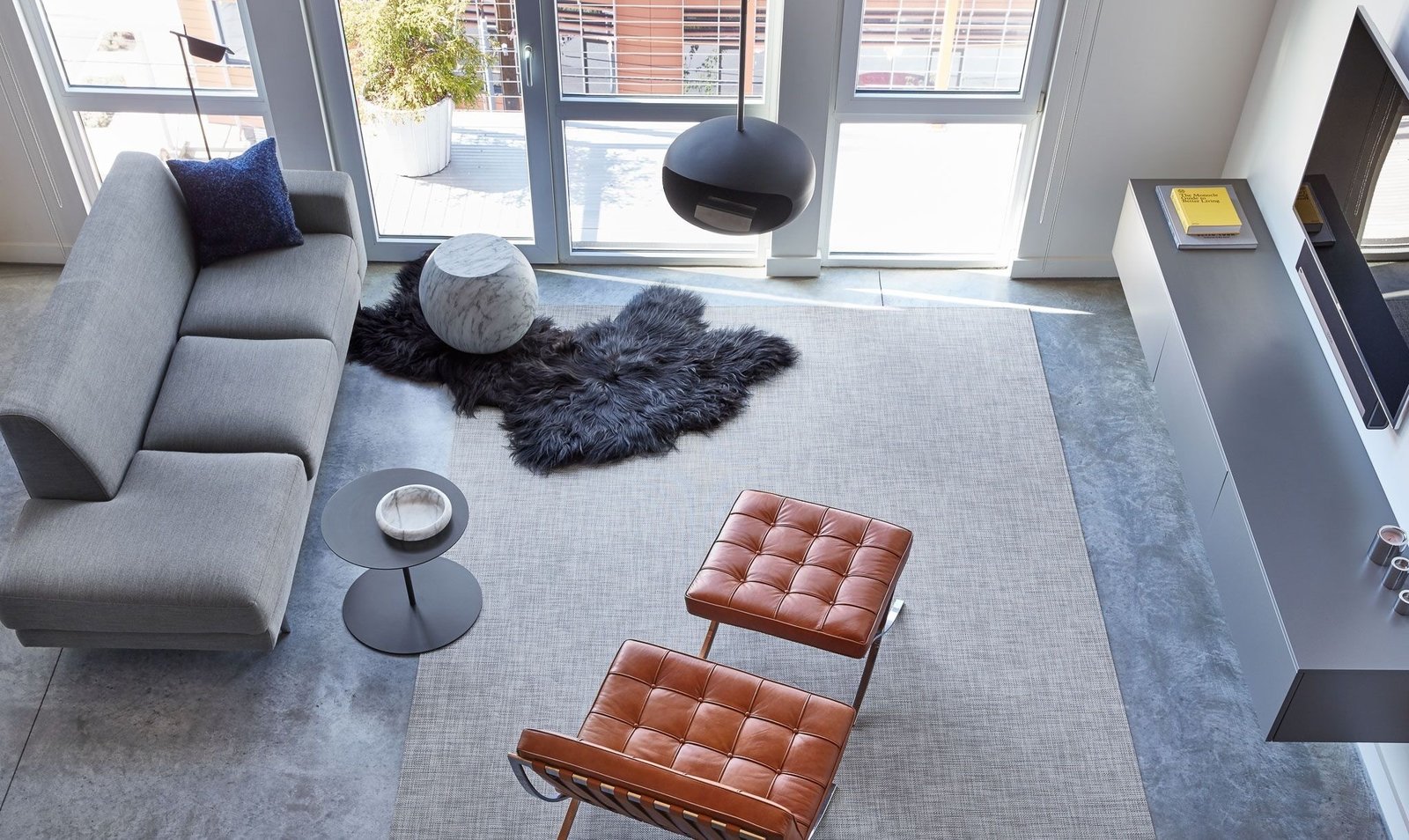 Photo 16 of 20 in 20 Suspended Fireplaces That Will Warm You Up In ...