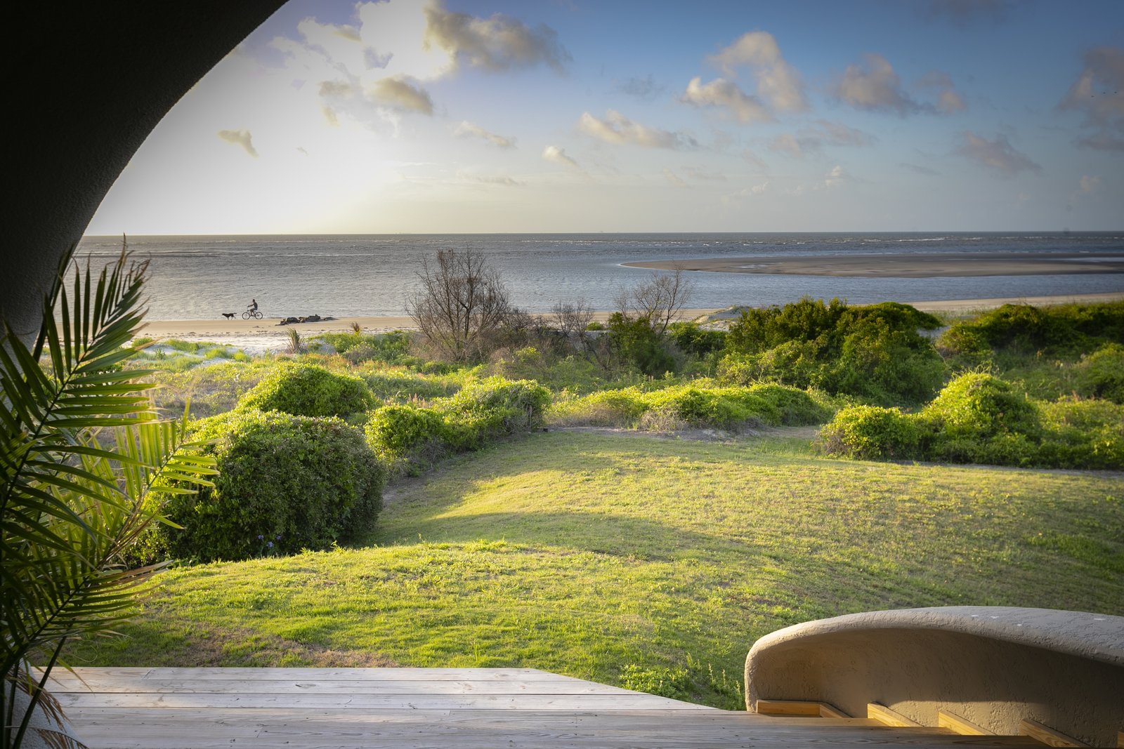 Photo 11 of 11 in A Hurricane-Resistant Dome House Near Charleston Asks ...