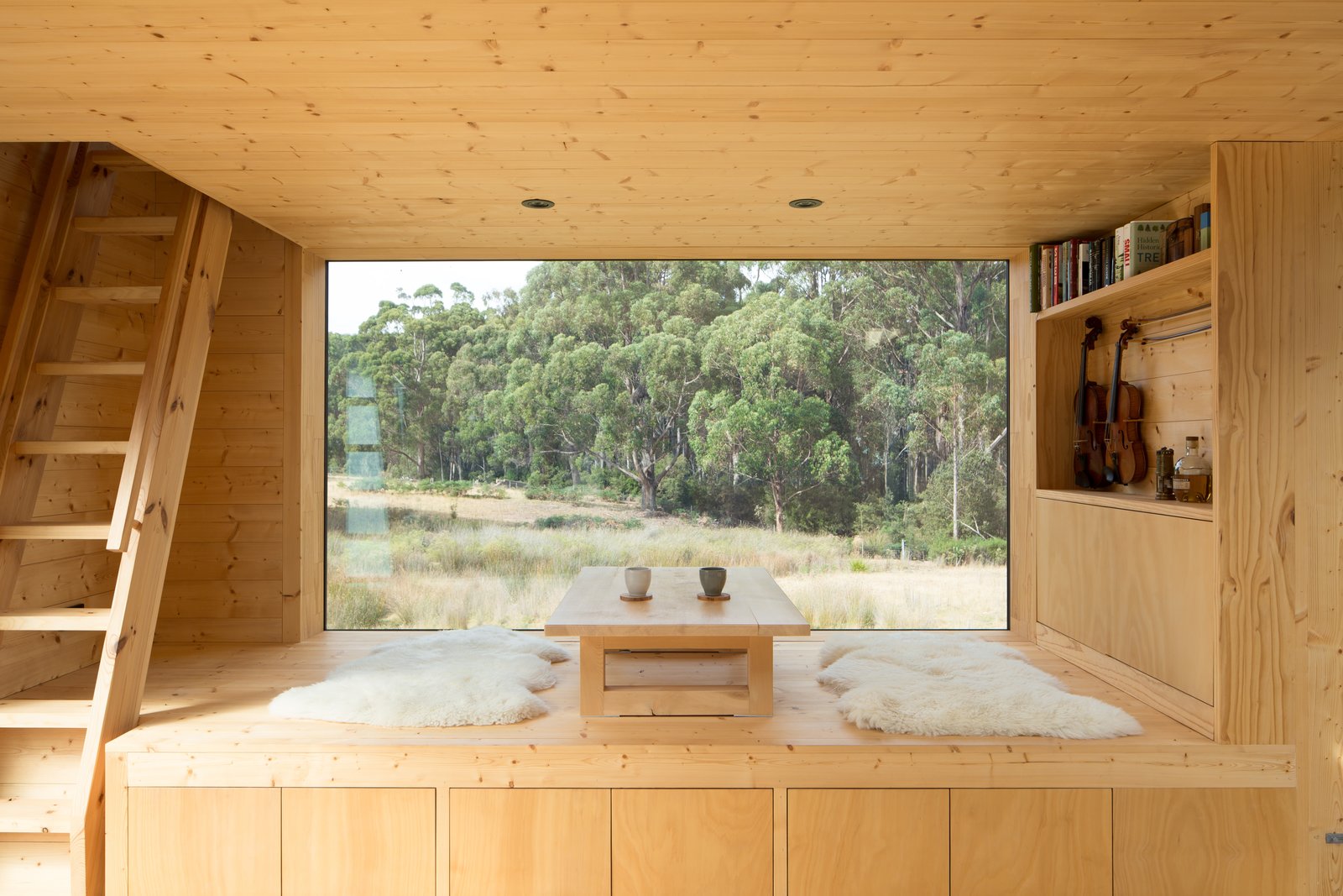 Photo 4 of 9 in A Secluded, Off-Grid Cabin Echoes Stunning Minimalist ...