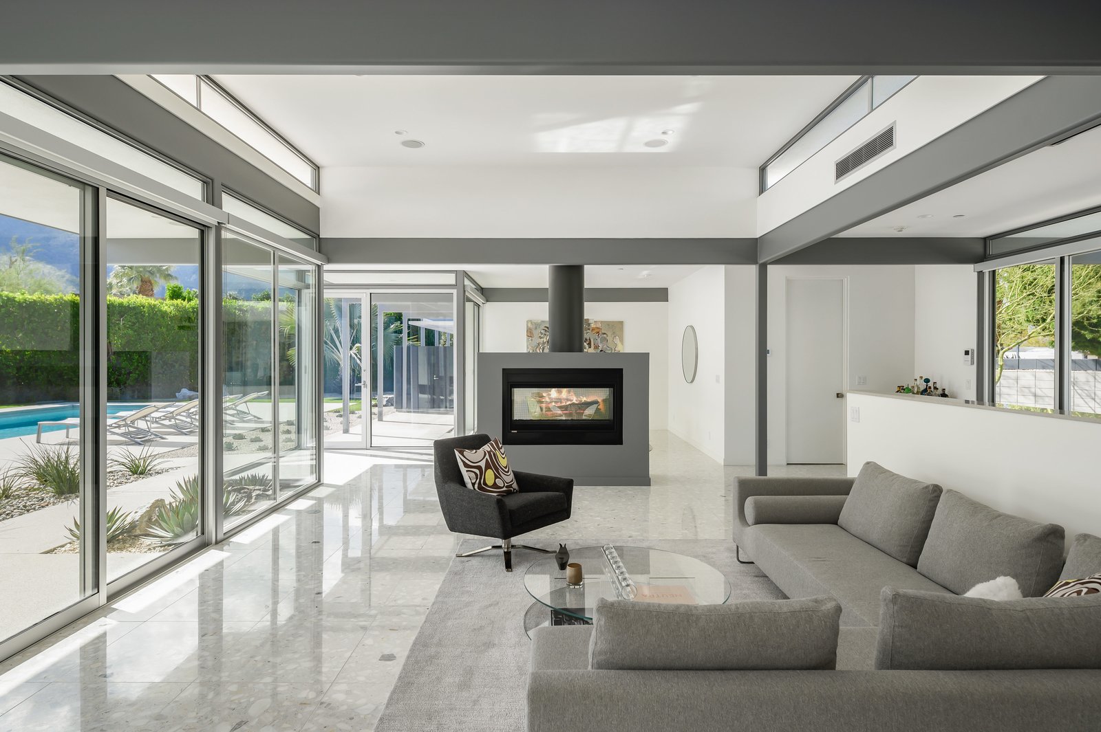 Photo 4 of 13 in The Last Home Designed by Donald Wexler Hits the ...