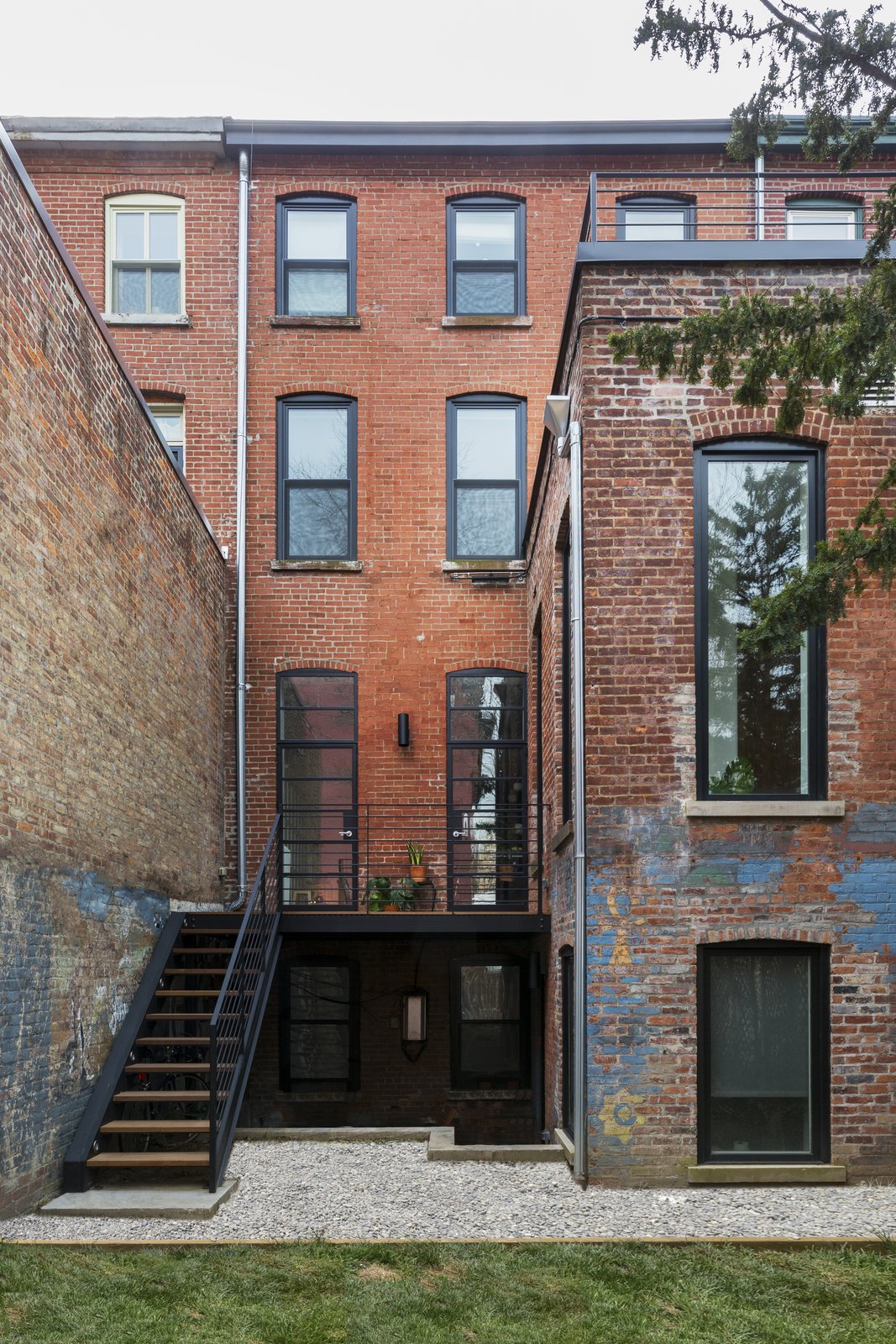 Photo 20 of 31 in Before & After: An Italianate-Style Brownstone in ...