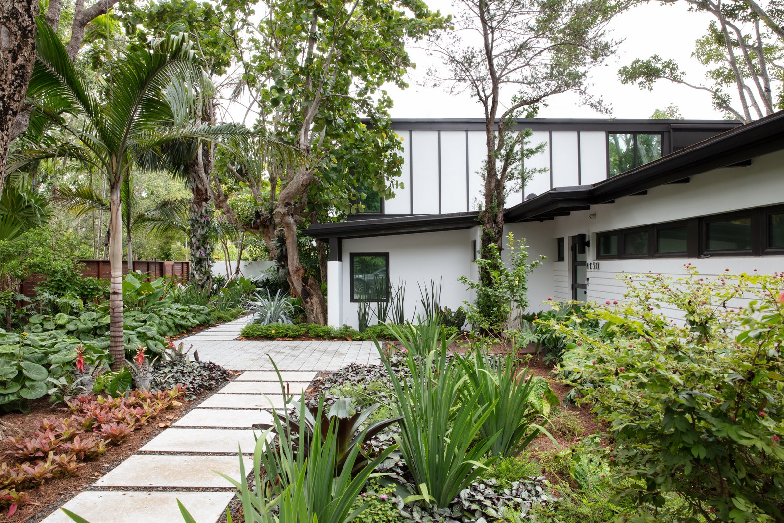 Photo 5 of 23 in Before & After: A Modest Midcentury in Miami Expands ...