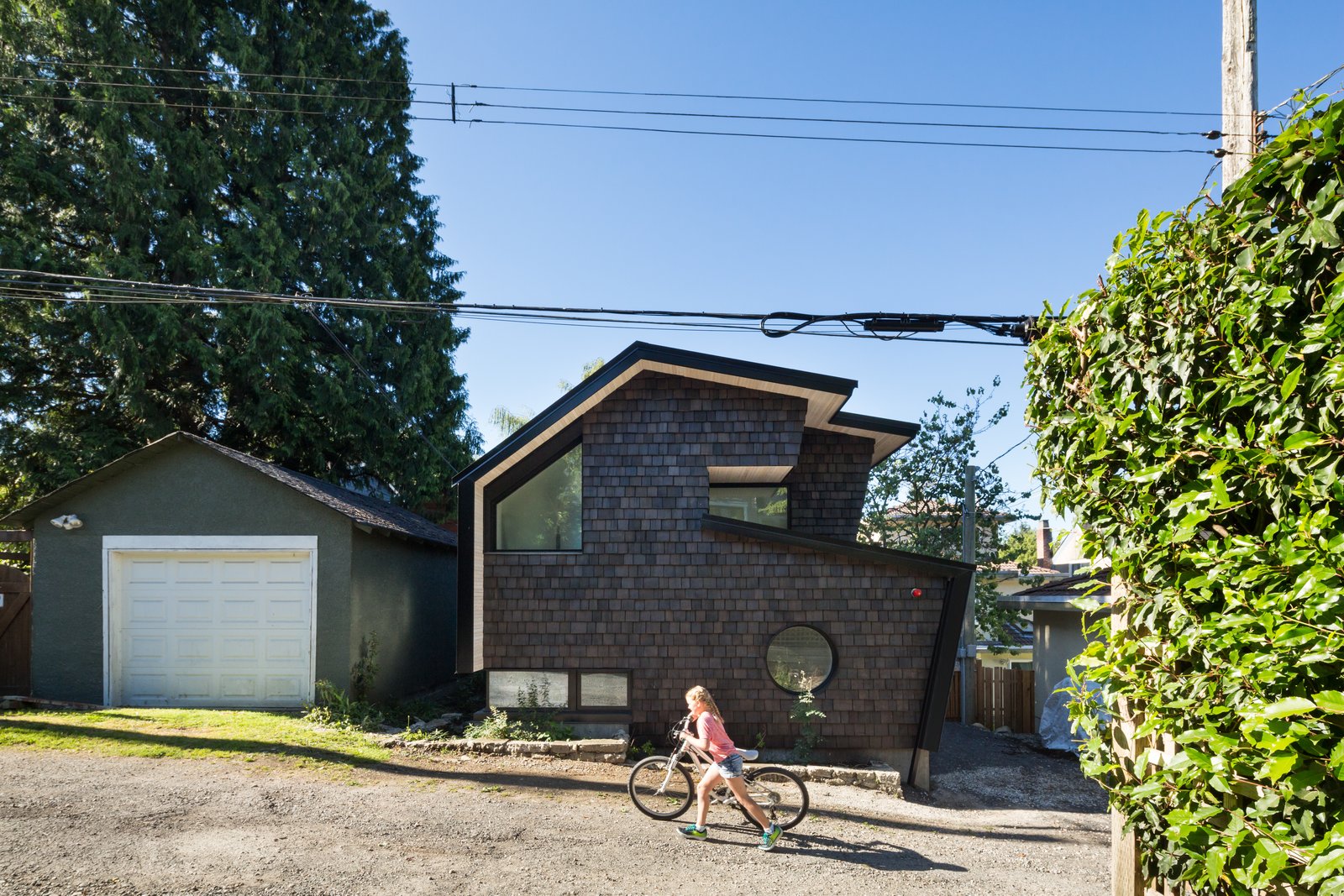 Articles about asymmetrical+multiplayer+games on Dwell.com - Dwell