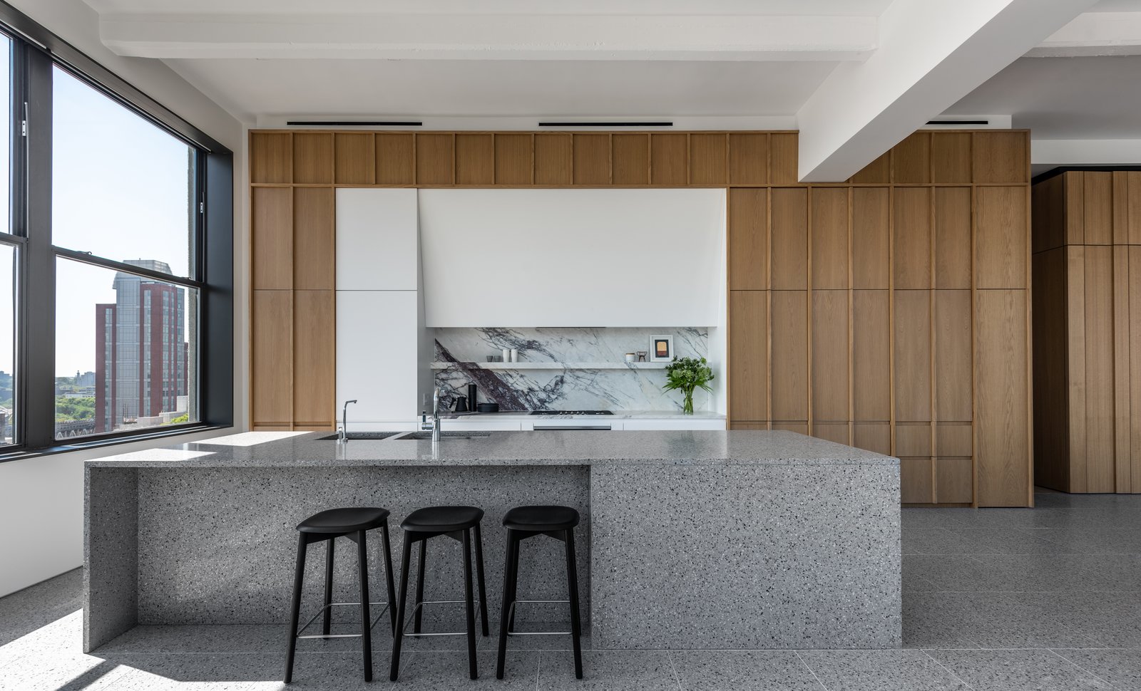 Photo 11 of 16 in Before & After: A Disjointed Loft in Brooklyn Now ...