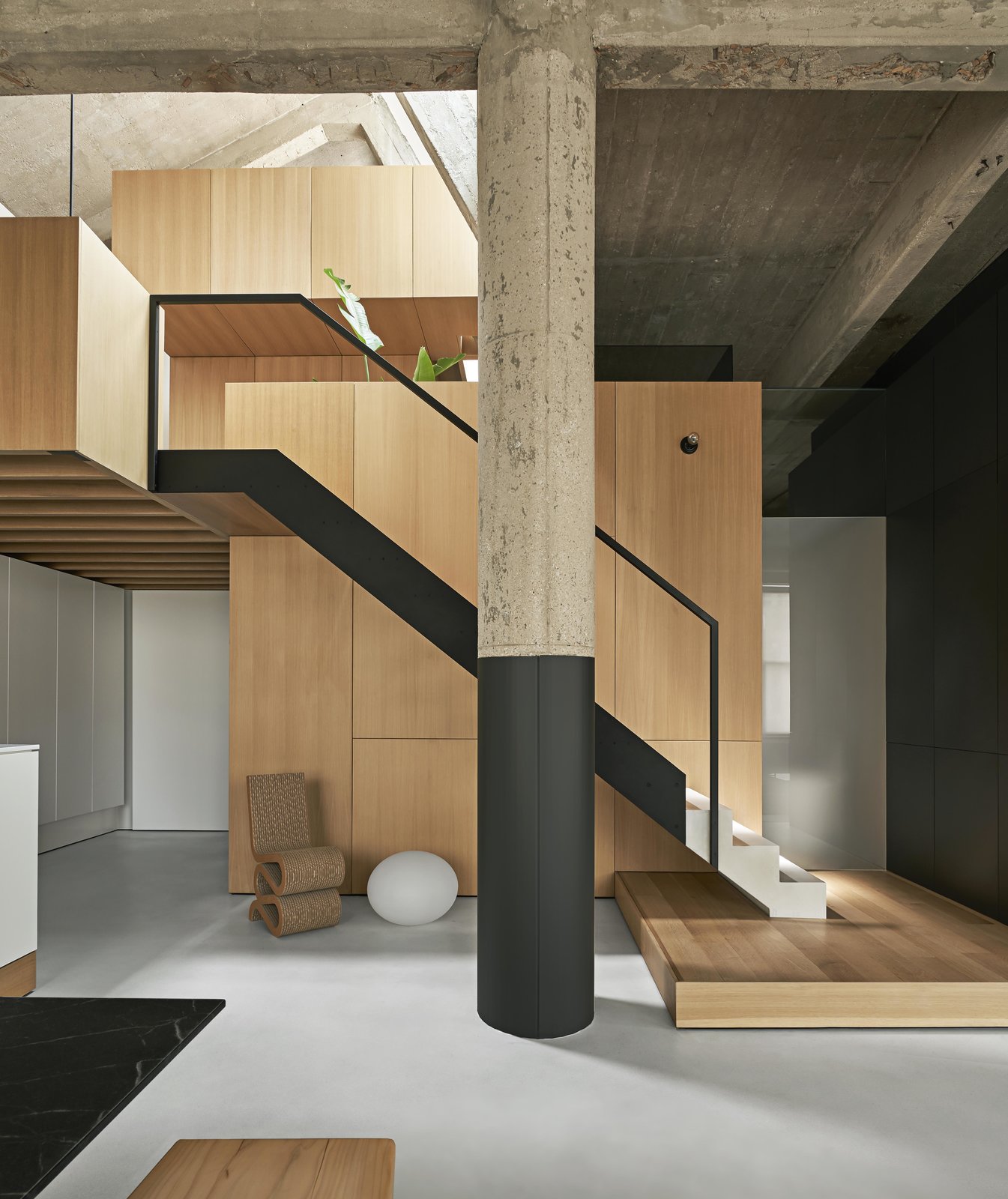 Photo 3 of 27 in Before & After: A Cavernous Chicago Loft Undergoes an ...