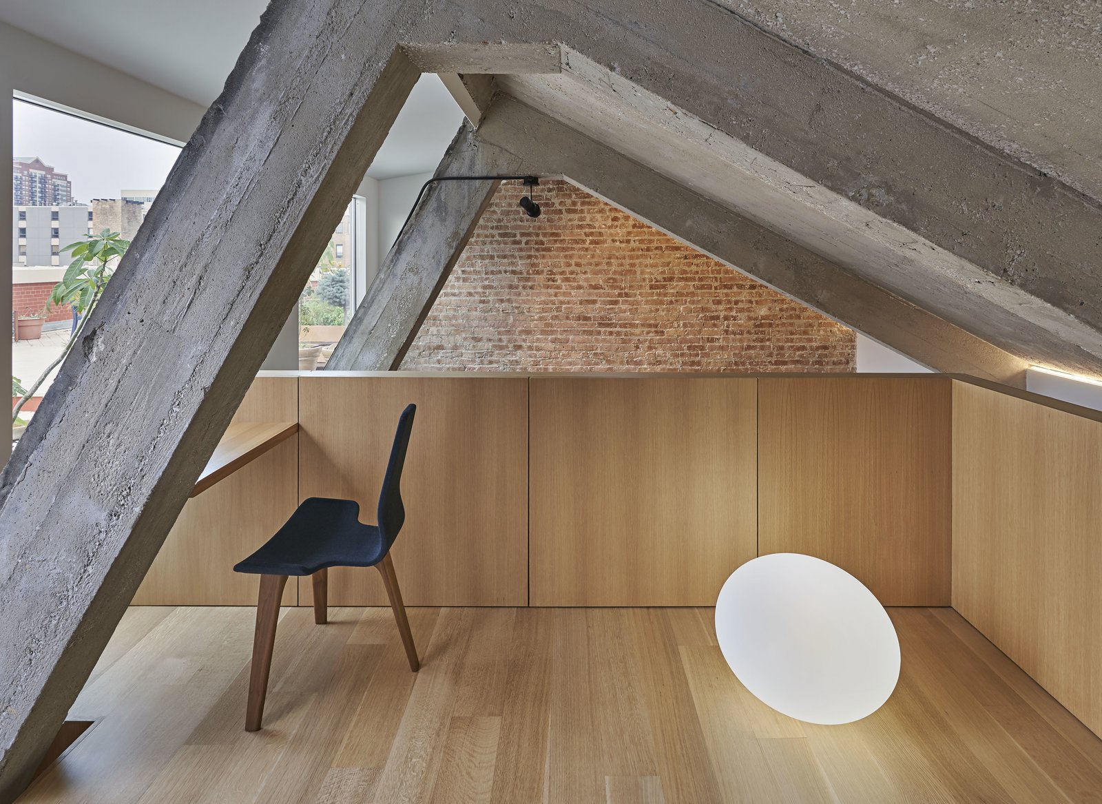 Photos from Before & After: A Cavernous Chicago Loft Undergoes an ...