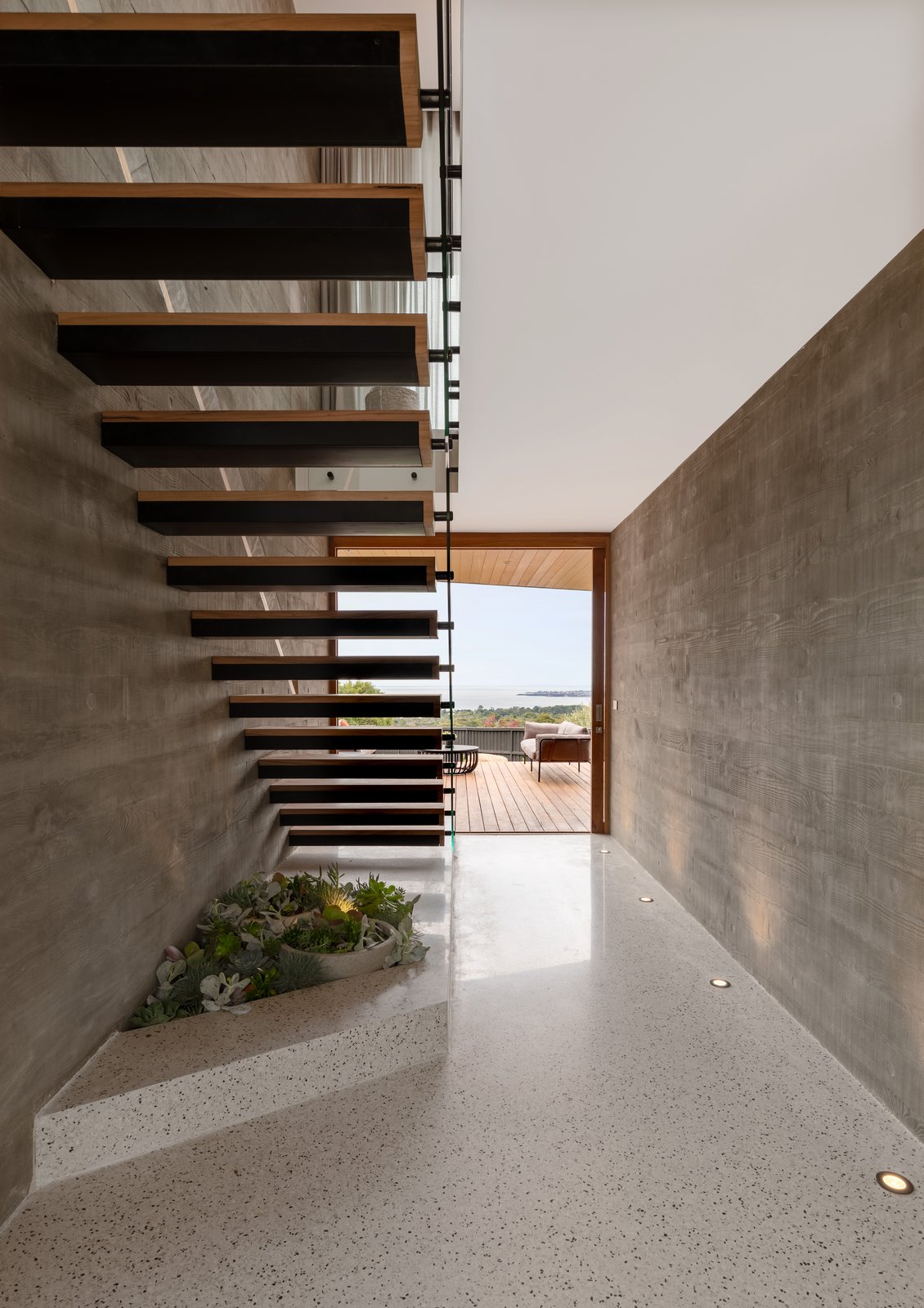 Photo 6 of 22 in A Dynamic Home in Australia Angles for Epic Views - Dwell