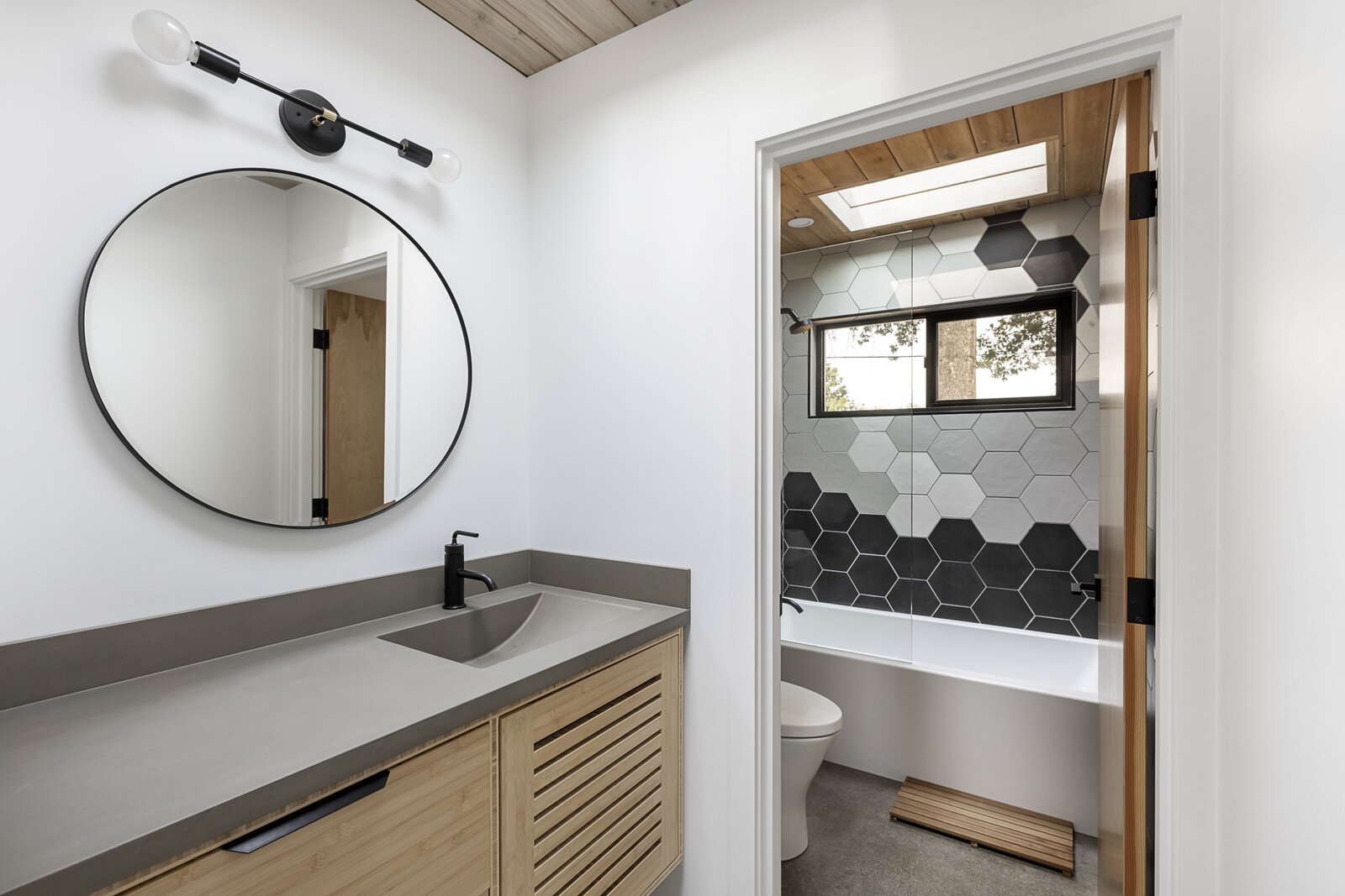 Photo 15 of 16 in A Radiantly Remodeled Midcentury Rummer Home Lists ...