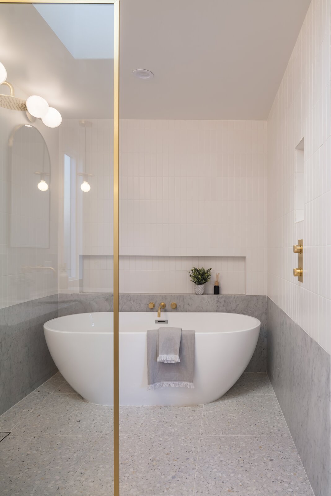 Photo 20 of 30 in Before & After: A Dark and Disjointed Los Angeles ...