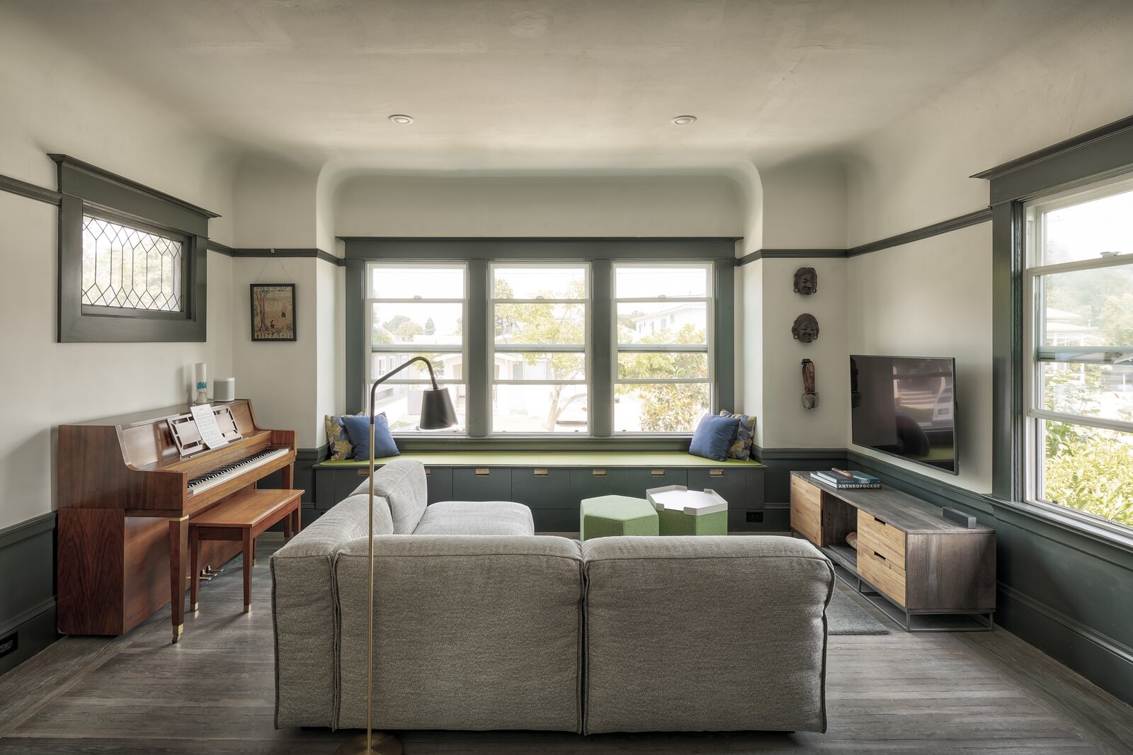Photo 6 of 24 in Before & After: A Once-Dingy Colonial Style Is Now One ...
