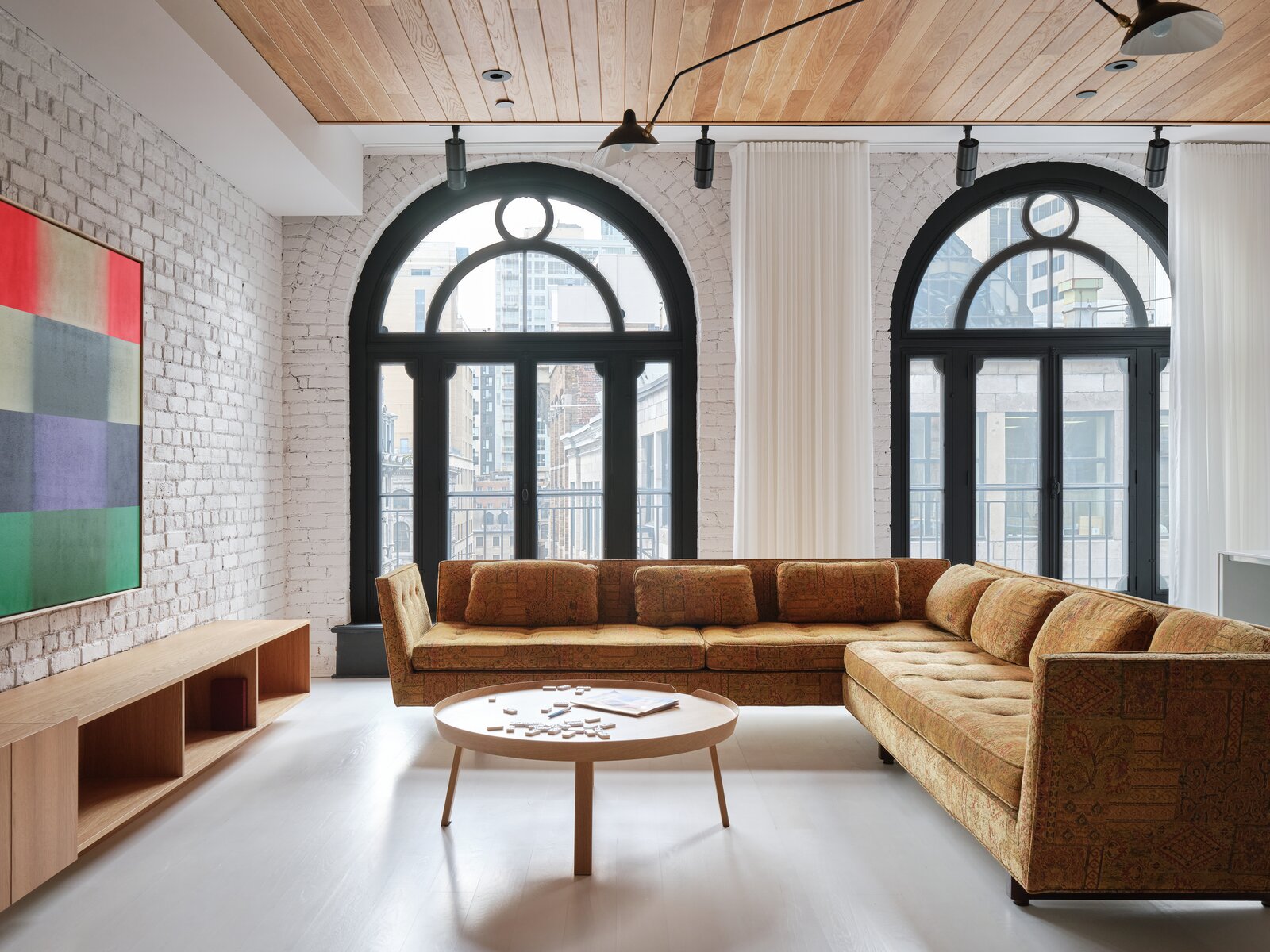 Photo 13 of 24 in Before & After: An Old Montreal Apartment Embraces ...