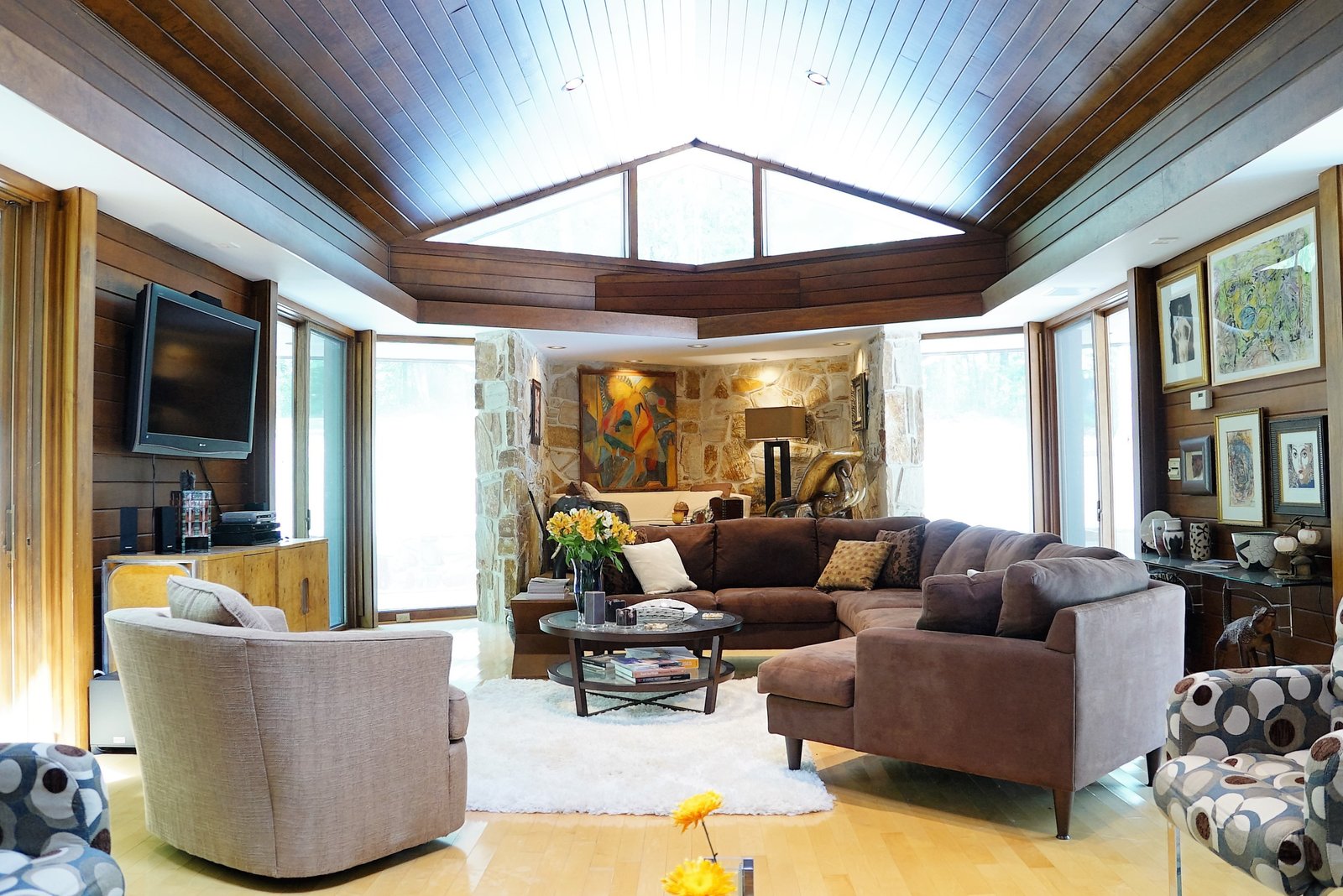 Photo 3 of 12 in Bailey/Friedlander House-Robert Greene Designed by ...