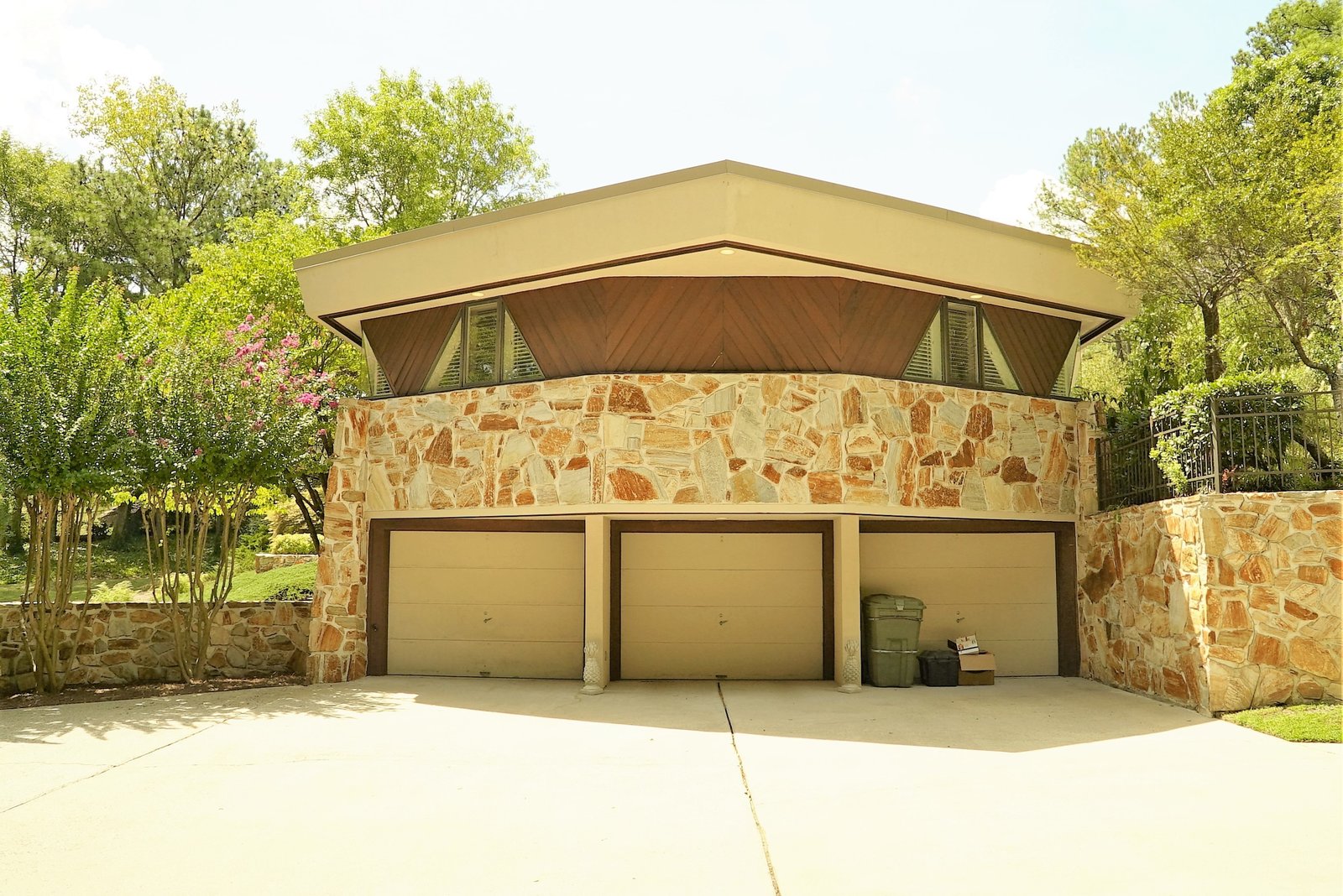 Photo 4 of 12 in Bailey/Friedlander House-Robert Greene Designed by ...