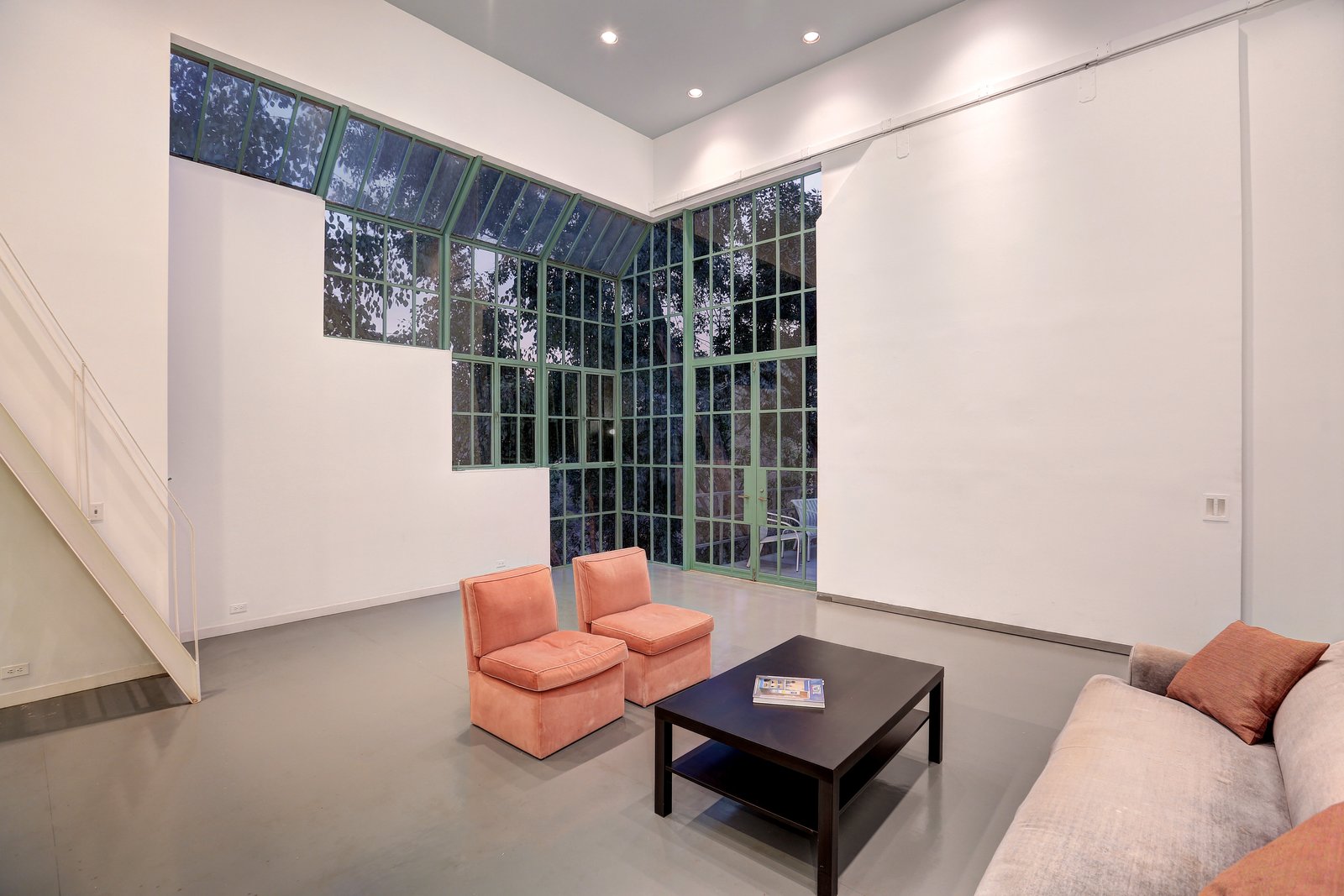 Photo 1 of 11 in Richard Neutra’s Boxcar-Style Loring House Lists for ...