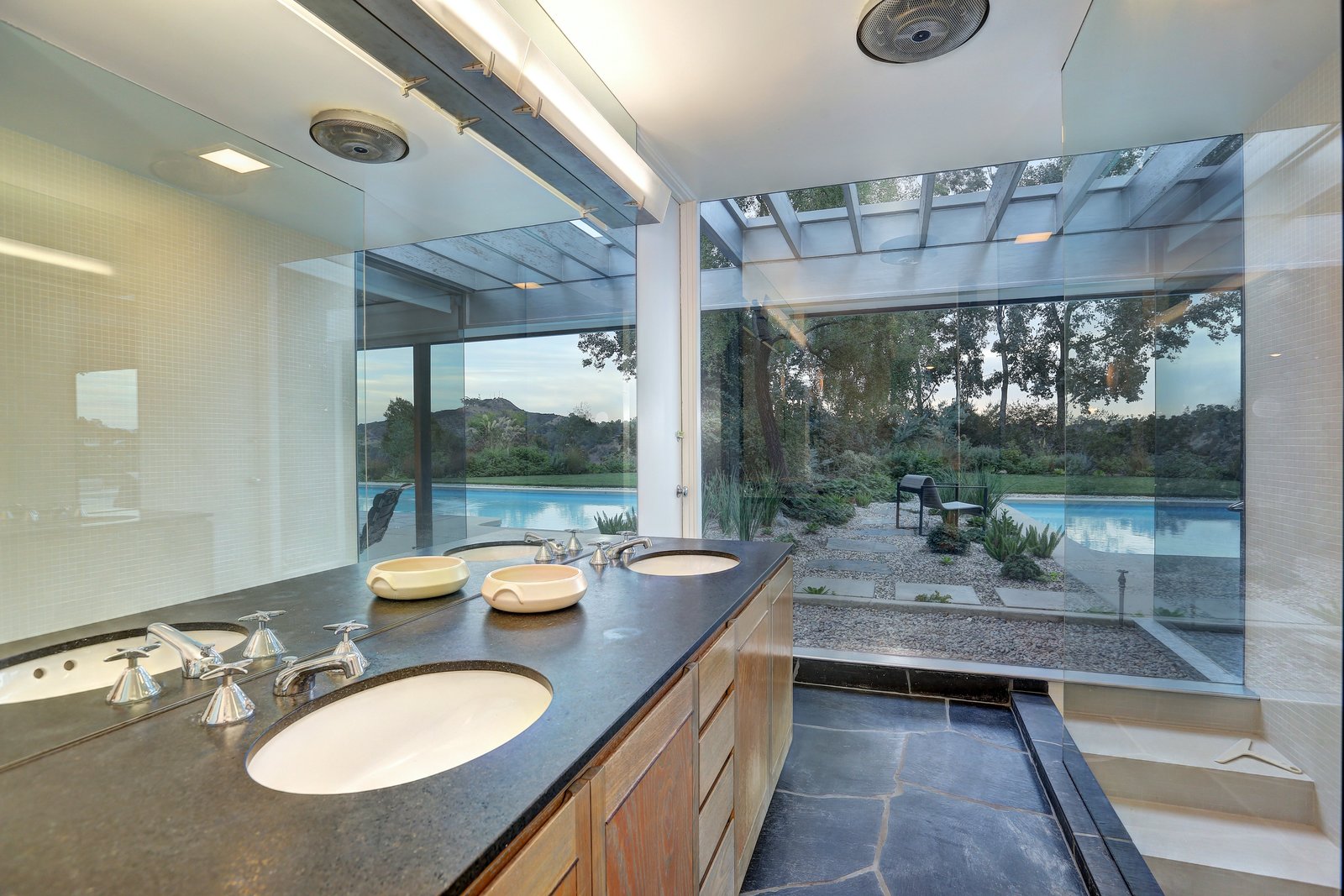 Photo 1 of 11 in Richard Neutra’s Boxcar-Style Loring House Lists for ...