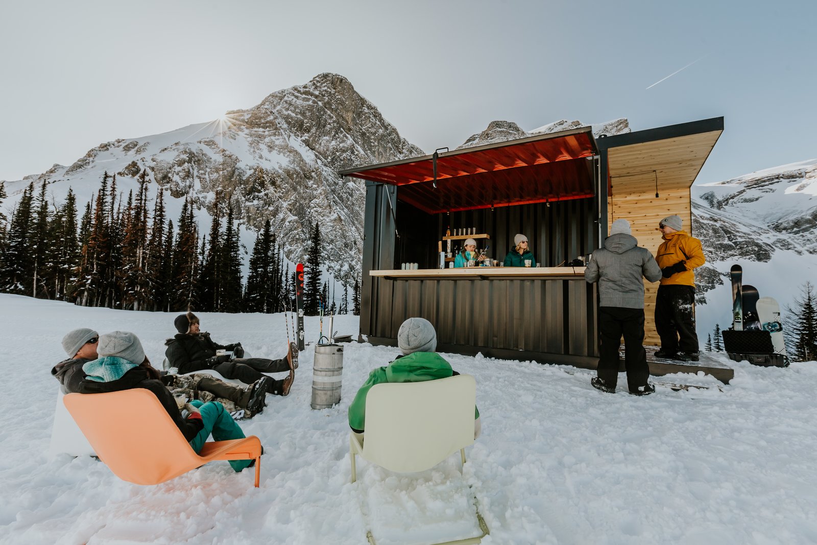 This Prefab Shipping Container Bar Can Pop Up Just About Anywhere - Dwell