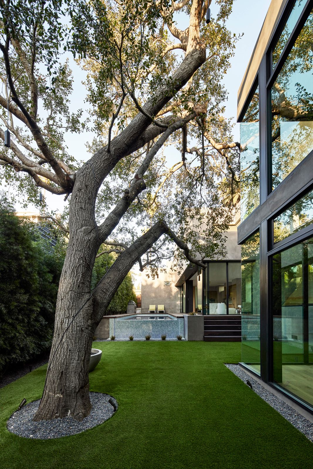 Photo 20 of 25 in Grand View Oak Residence by Hsu McCullough - Dwell